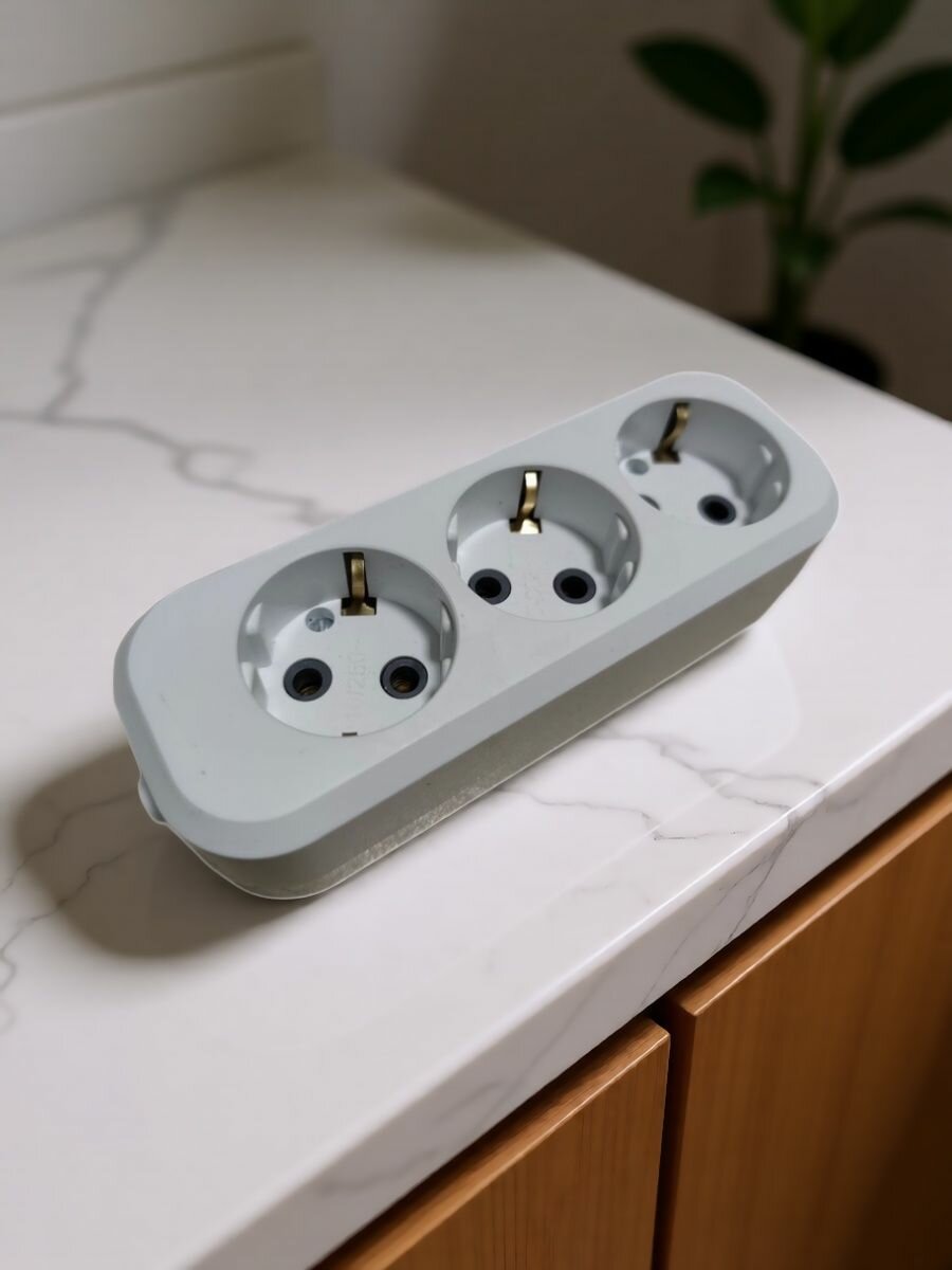 Колодка 3 гнезда с заземлением