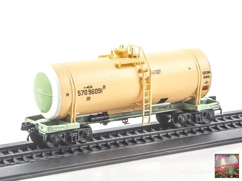 Модель коллекционная Цистерна 15-Ц863. Наши поезда. Спецвыпуск №4. 1:87.