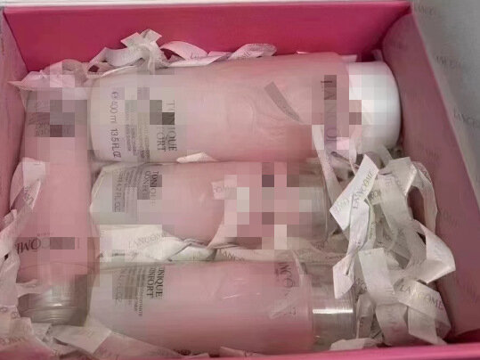 Французская косметика Lan. Xiaohei. Набор для ухода за лицом с ниацинамидной эссенцией-лосьоном. Укрепление и увлажнение.