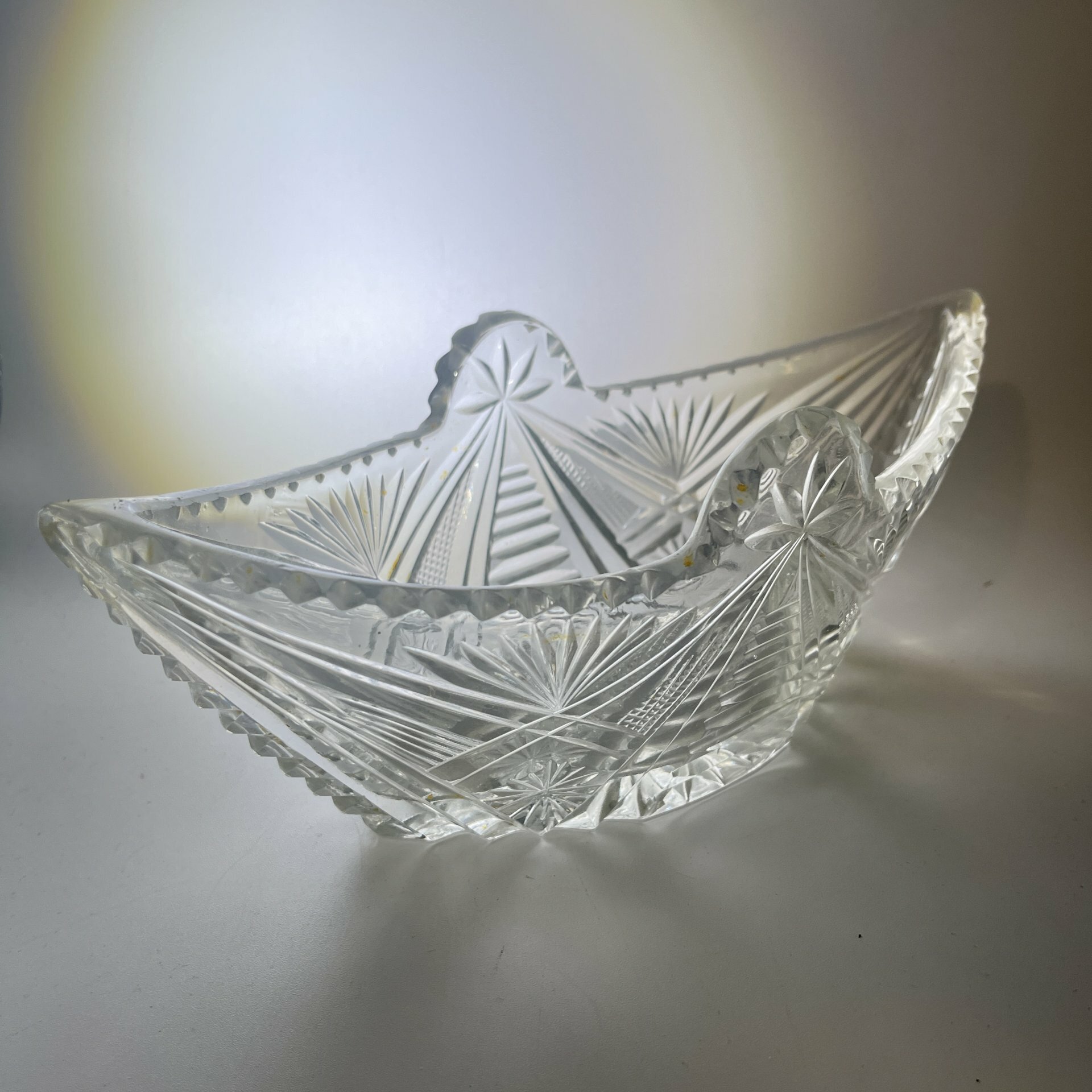 Салатник-ладья с резным геометрическим декором, хрусталь, алмазная грань, СССР