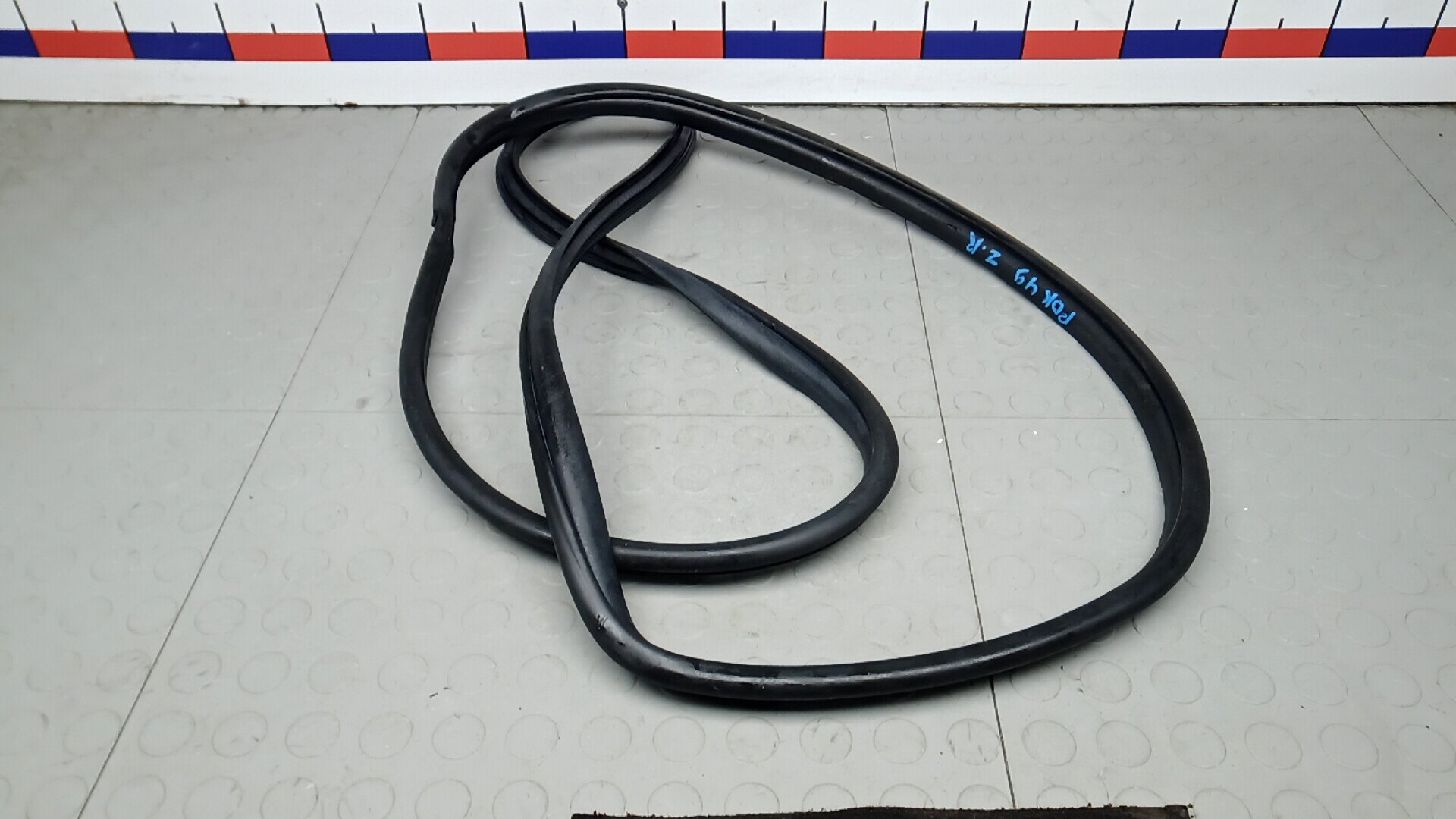 Уплотнитель двери задней правой TOYOTA RAV 4 CA40, Номер 6233142050