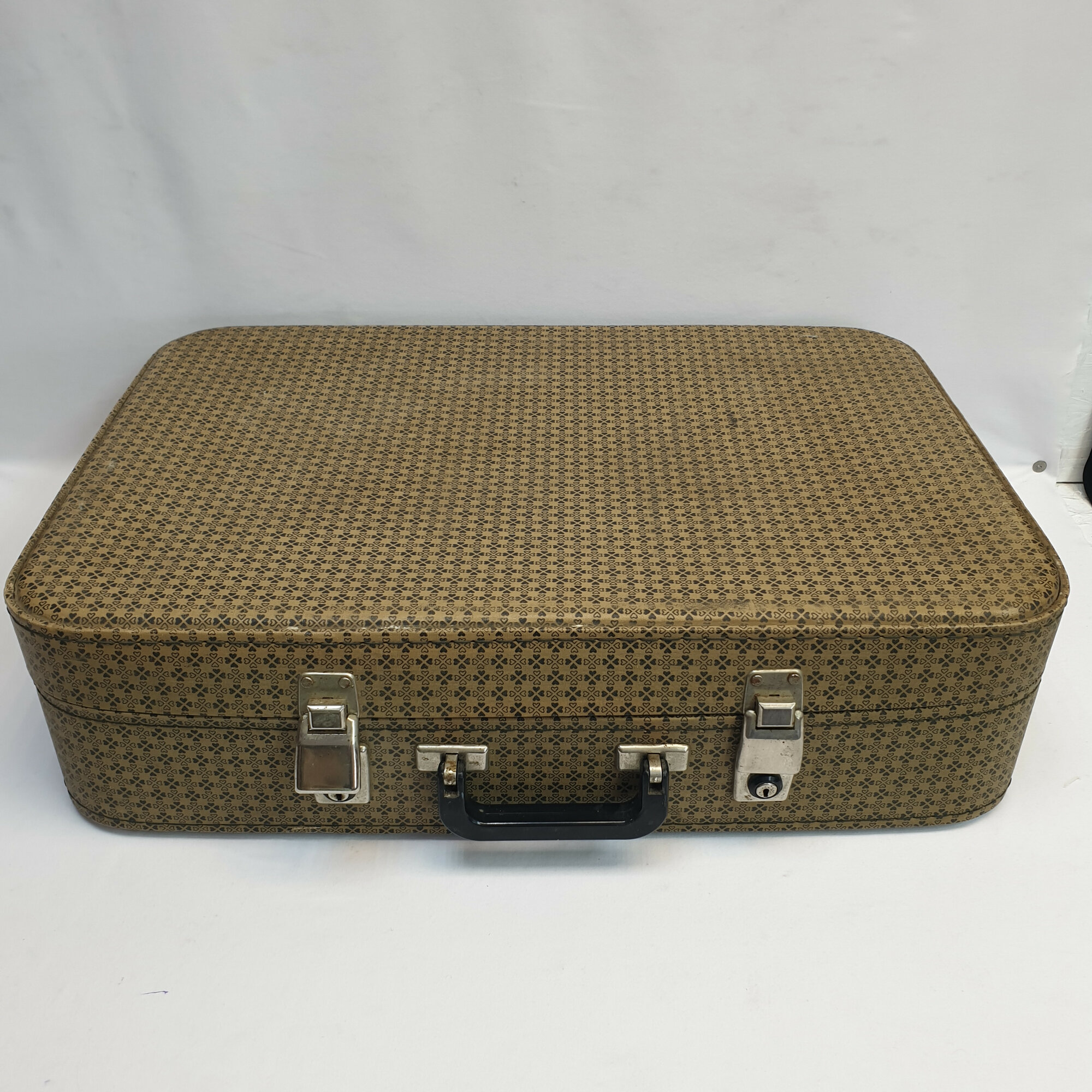 Винтажный чемодан 62х43х16 см, кожзам, фурнитура металл пластик, СССР.