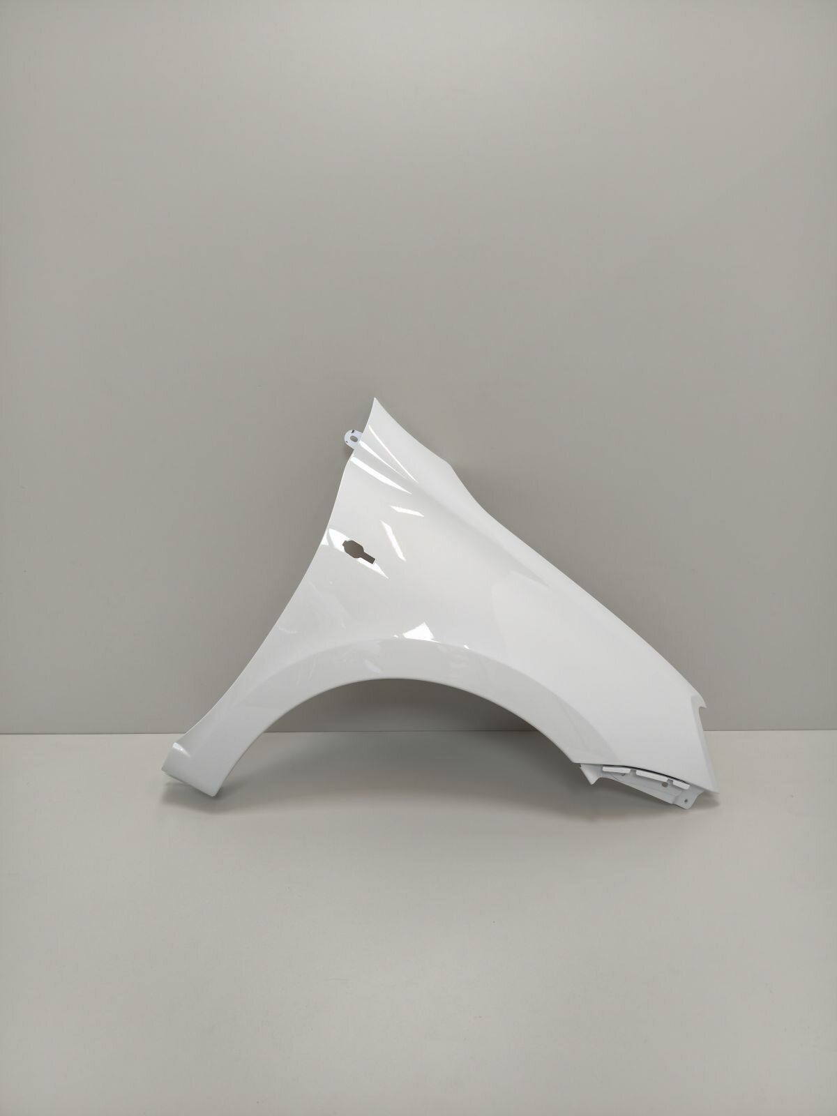 Крыло переднее правое металлическое в цвет для Лада Гранта 2011 - 2017 г. 221 - ледниковый, белый