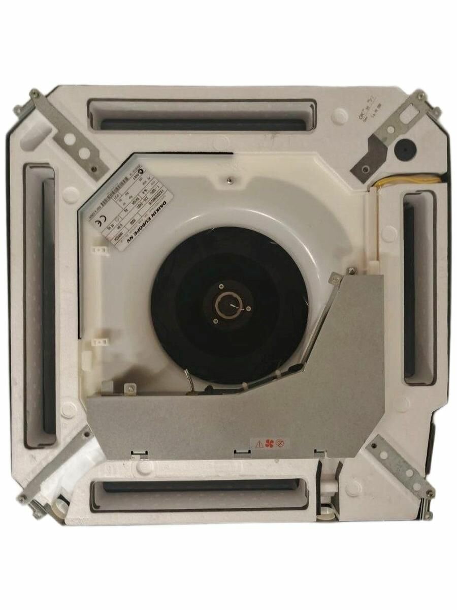 Кондиционер кассетный DAIKIN FXZQ32M8V1B потолочный (без декор. панели)