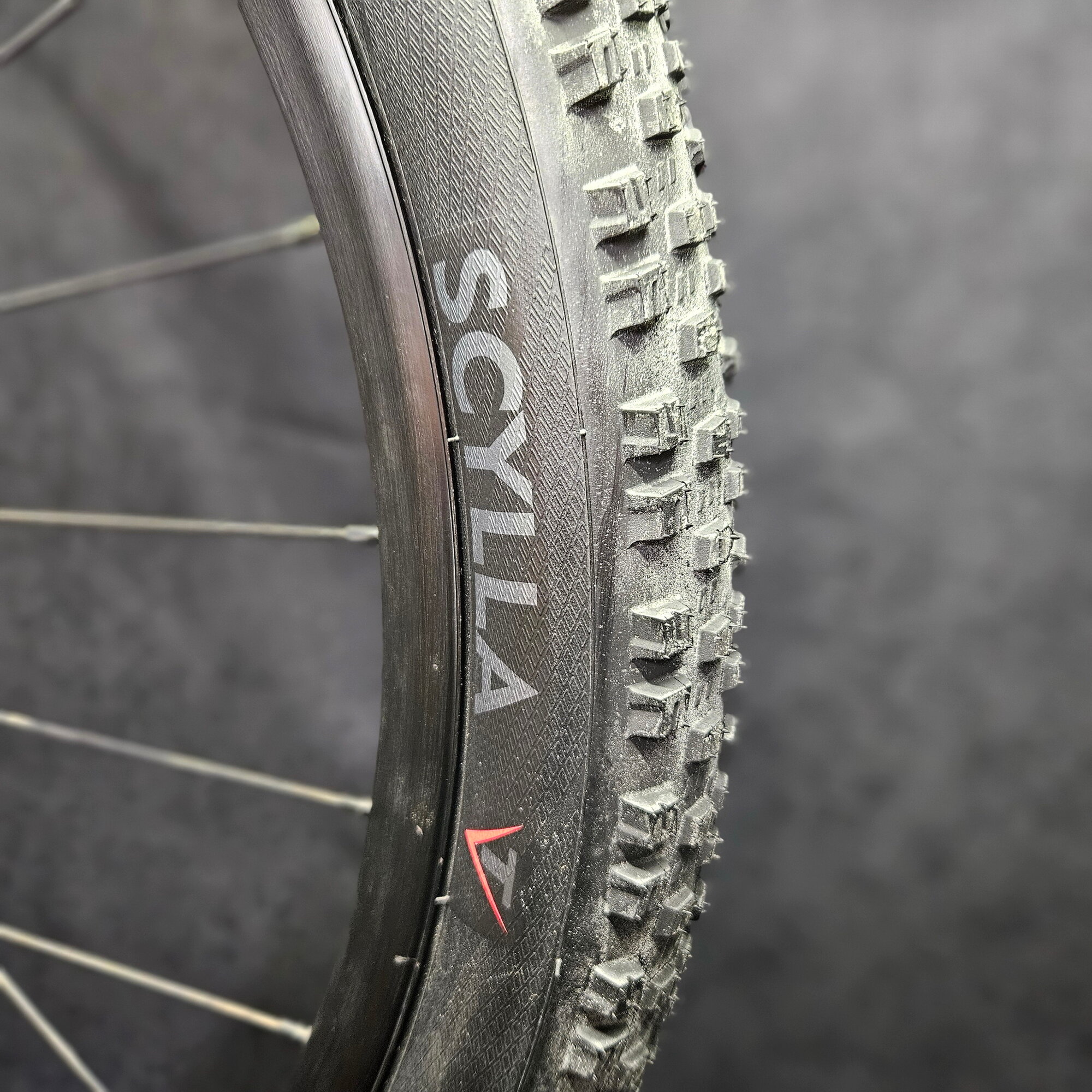Покрышка Mitas Scylla V96, 27.5x2.25", Textra / Tubeless Supra, кевларовый корд