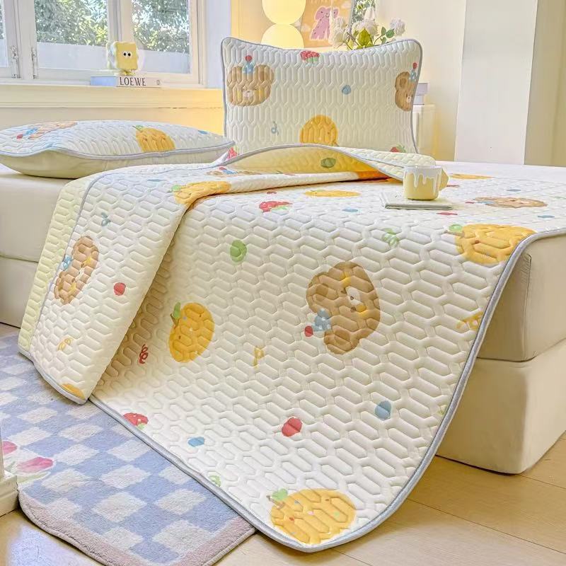 Летний охлаждающий коврик из ледяного шелка Оранжевый мишка 150x200см 1шт+2наволочки Стираемый комплект