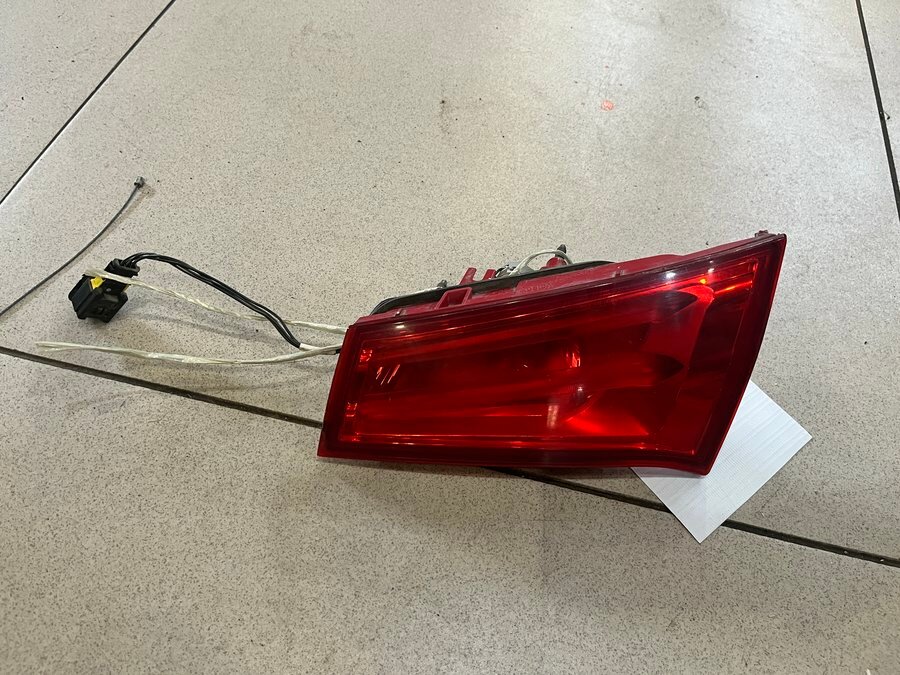 Фонарь задний внутренний правый от Citroen C4 B7 2011>