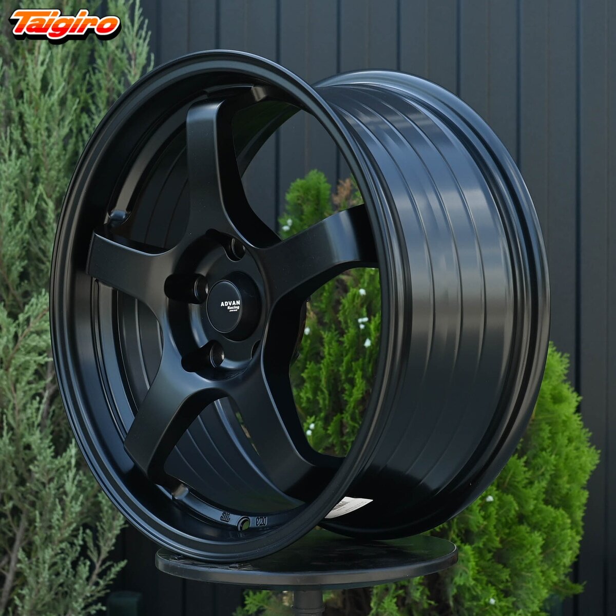 Комплект литых дисков R17 Advan GT 7.5J ET38 5*112 Черный (F160)
