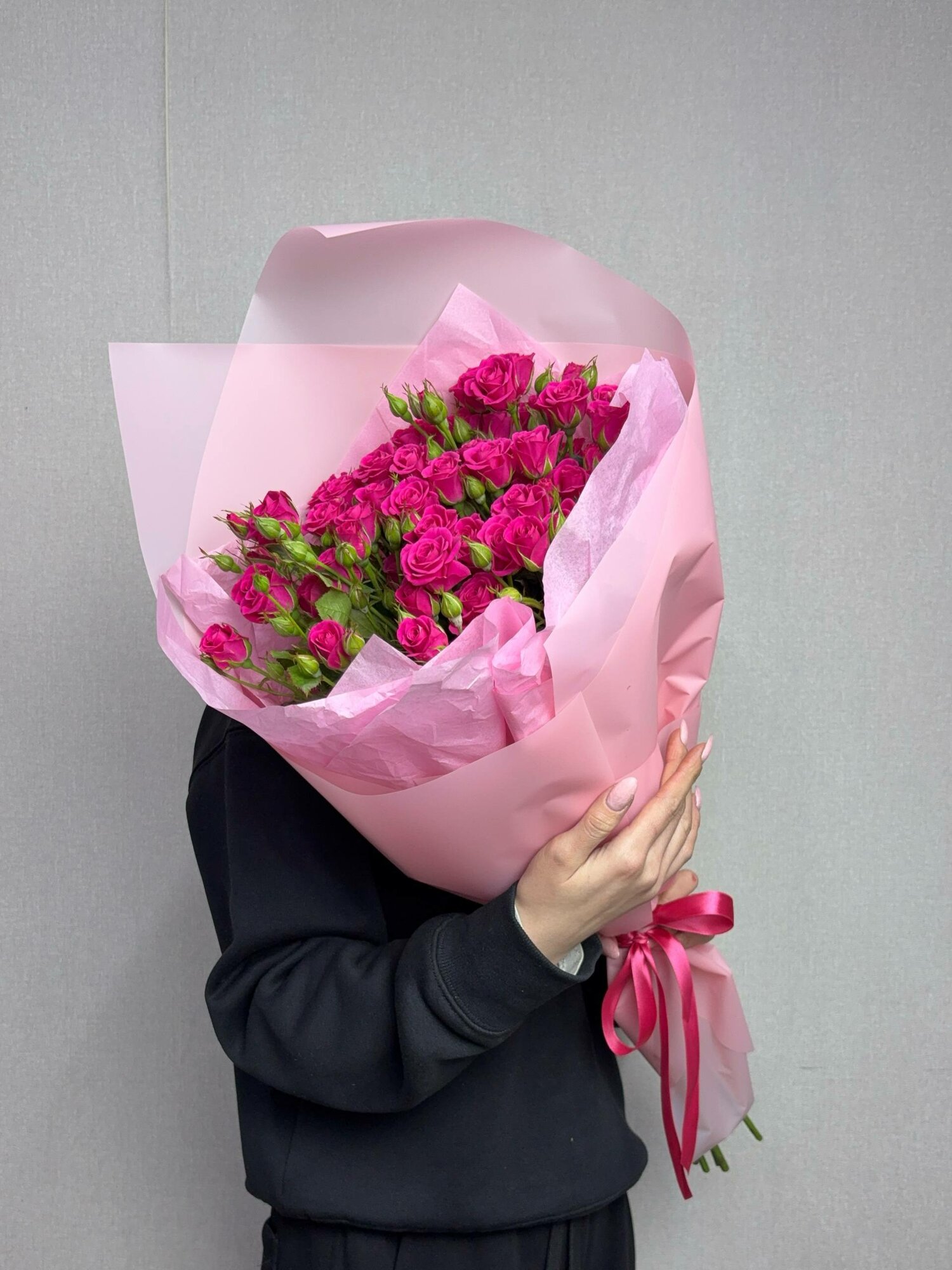 Пудровый поцелуй: 9 кустовых роз Ворон – FRESH FLORA купить свежие цветы с доставкой