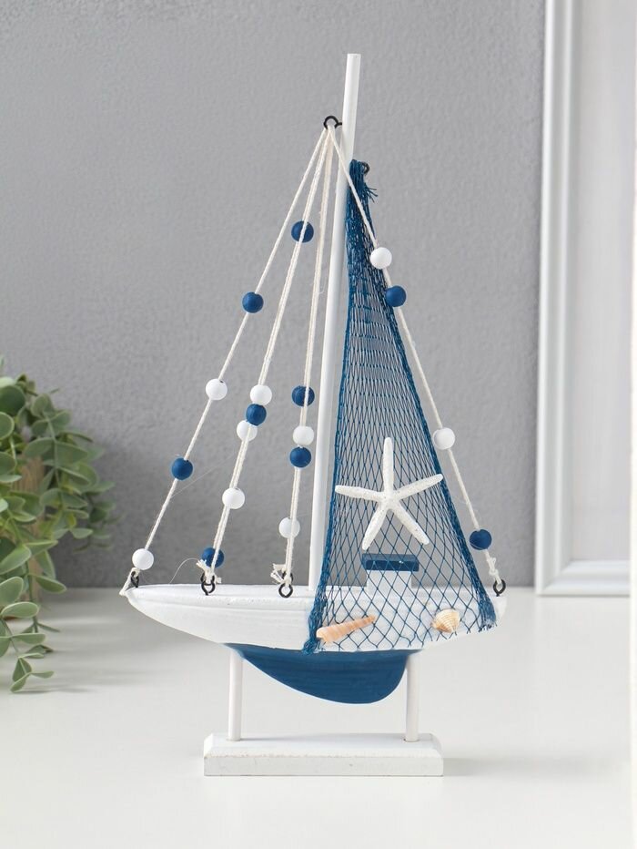 Сувенирная модель корабля дерево Парусник с морской звездой на парусе , бело-синий, 17.5 4 31 см