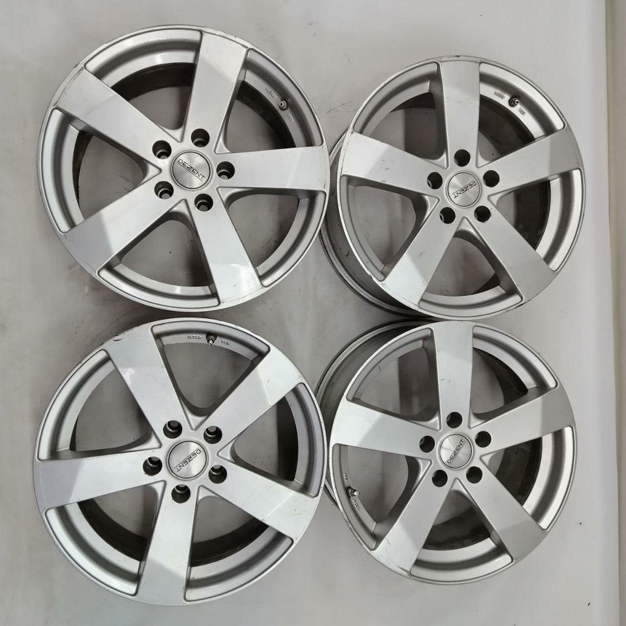 Колесные диски Dezent 17x7.5 PCD 5x112 D70.1 ET35 (Реплика)