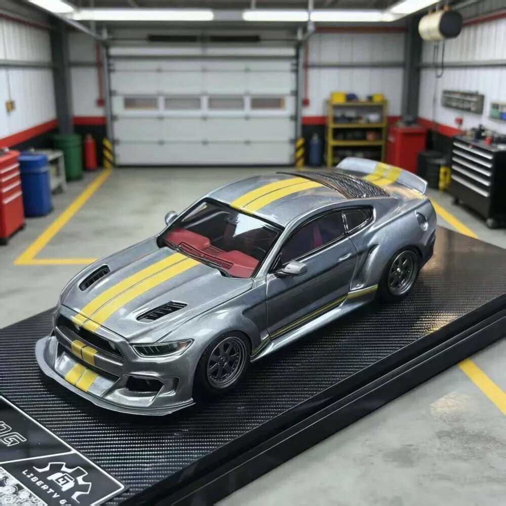 Масштабная модель Liberty 1:64 Wide Body Ford Mustang Clinched Muscle Sports Diecast Car Model