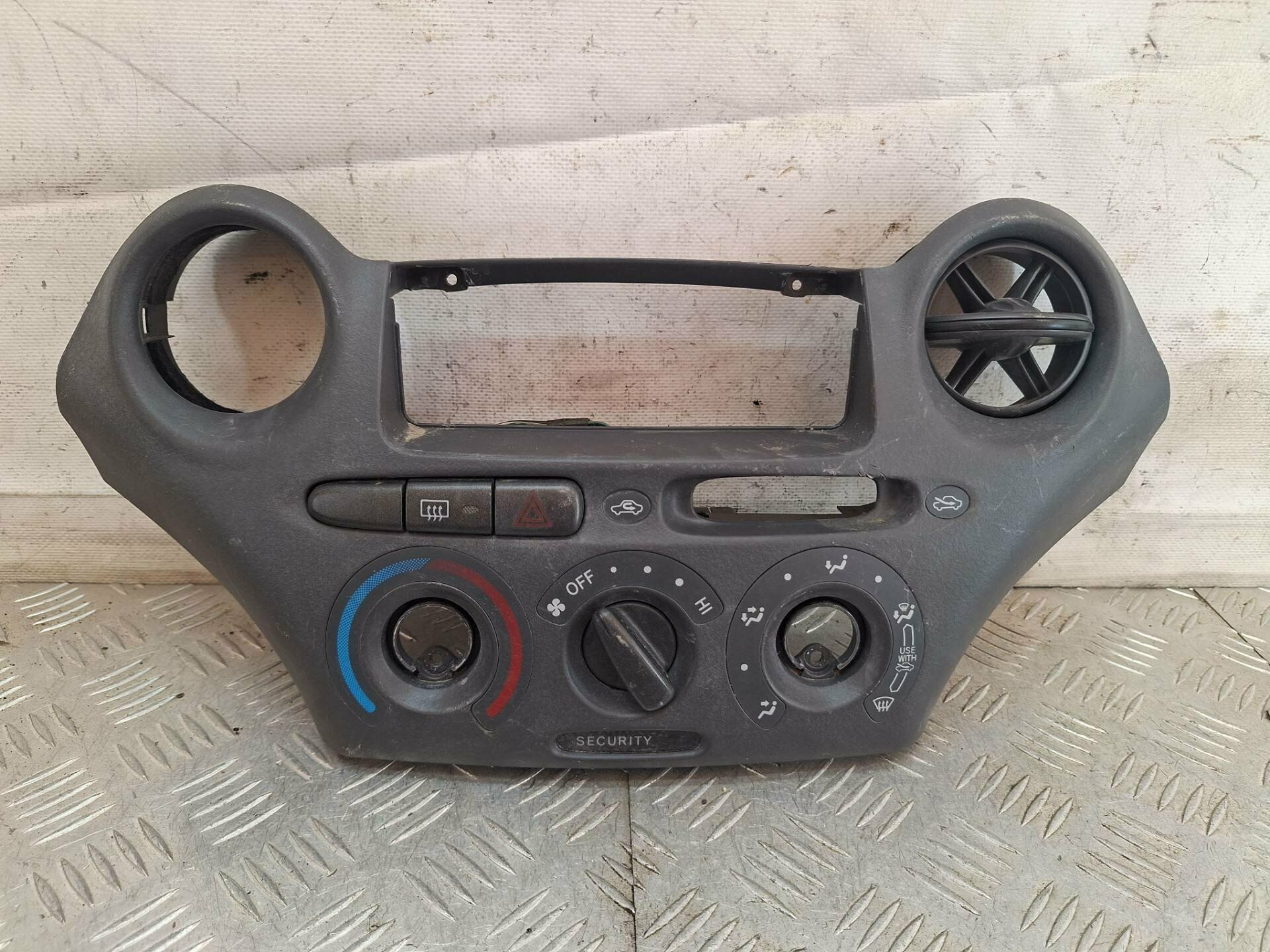 Блок управления печки/климат-контроля Toyota Yaris XP10 (1999 - 2003) 758268701D