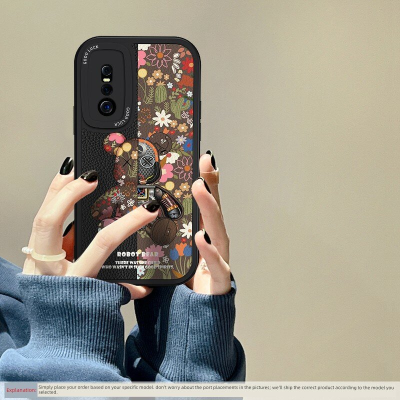 Силиконовый чехол для vivo X30 Pro в черном цвете с узором Насильственный Медведь на черном фоне и растительным принтом
