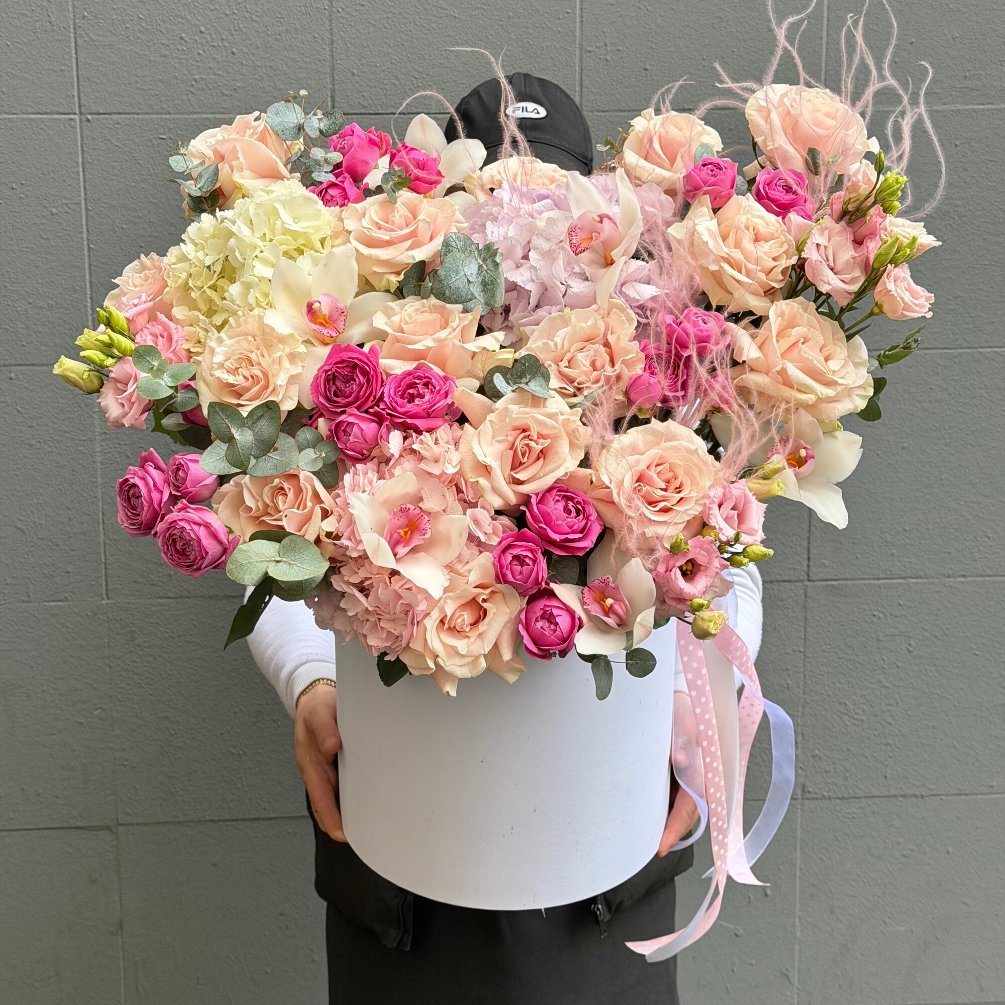 Букет Rybe-Flowers "Большая коробка", микс, французские розы, для девушки, мамы, любимой, коллеге