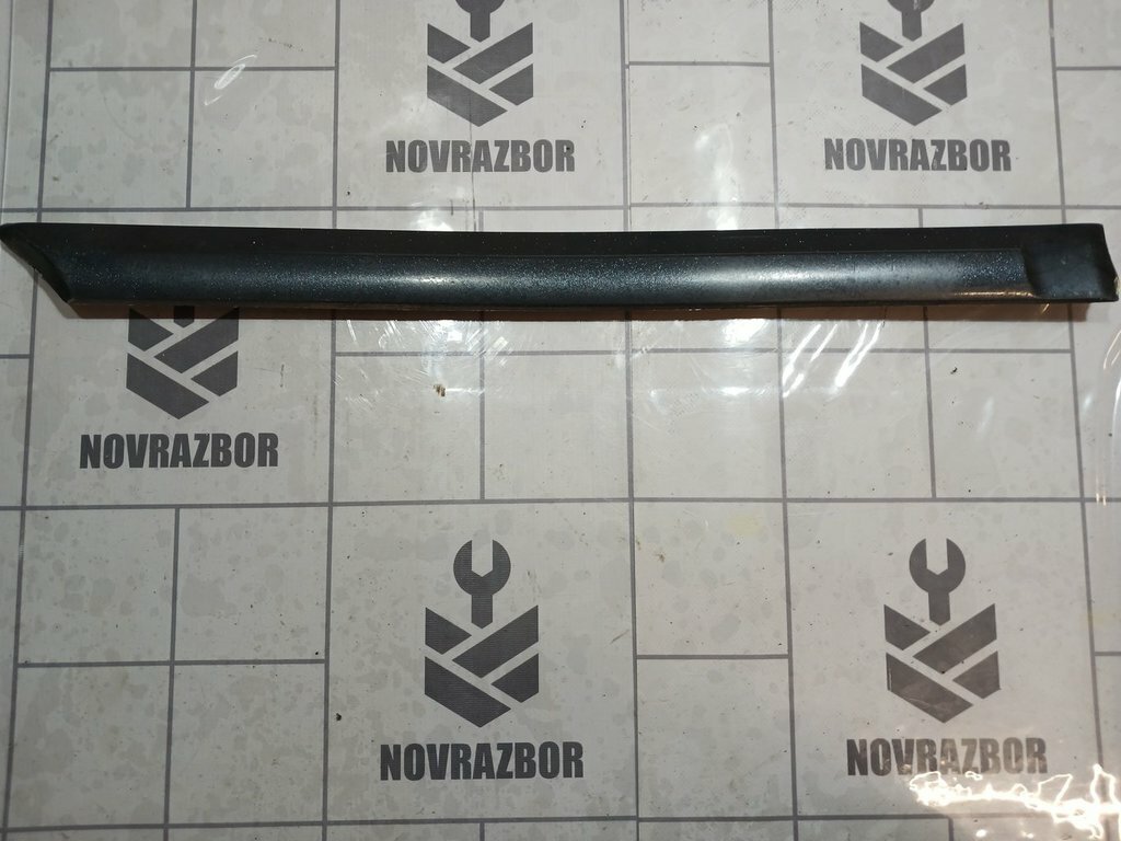 Накладка двери задней правой VW Golf 4 Bora 97-05