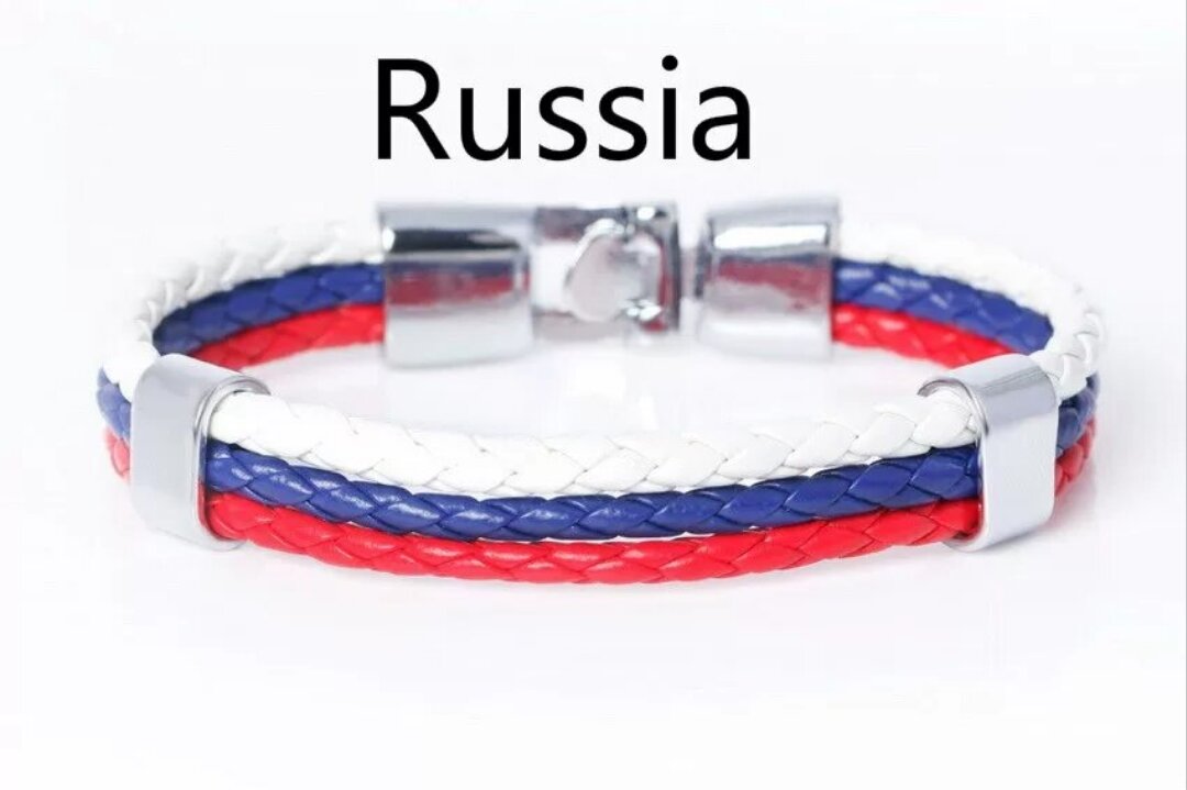 Плетеный браслет