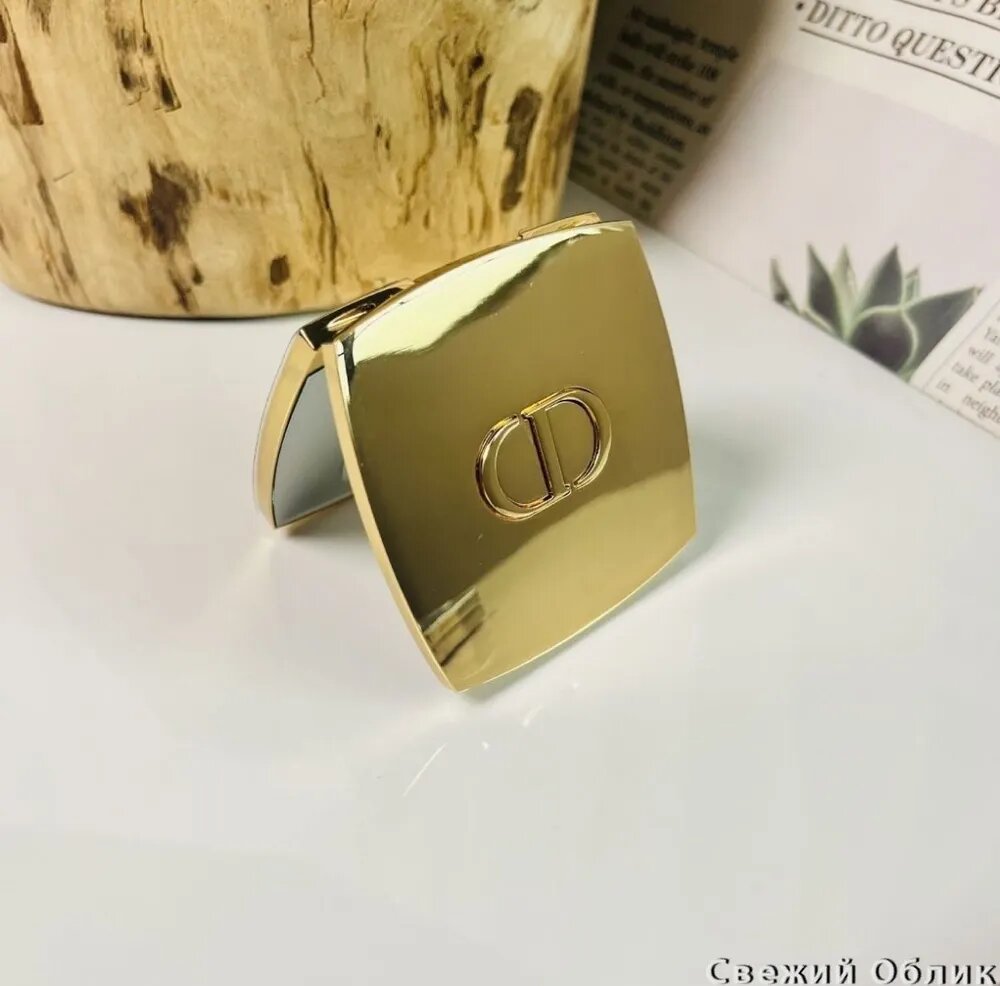 Dior Зеркало карманное, 7.5 см х 2 см, 1 шт