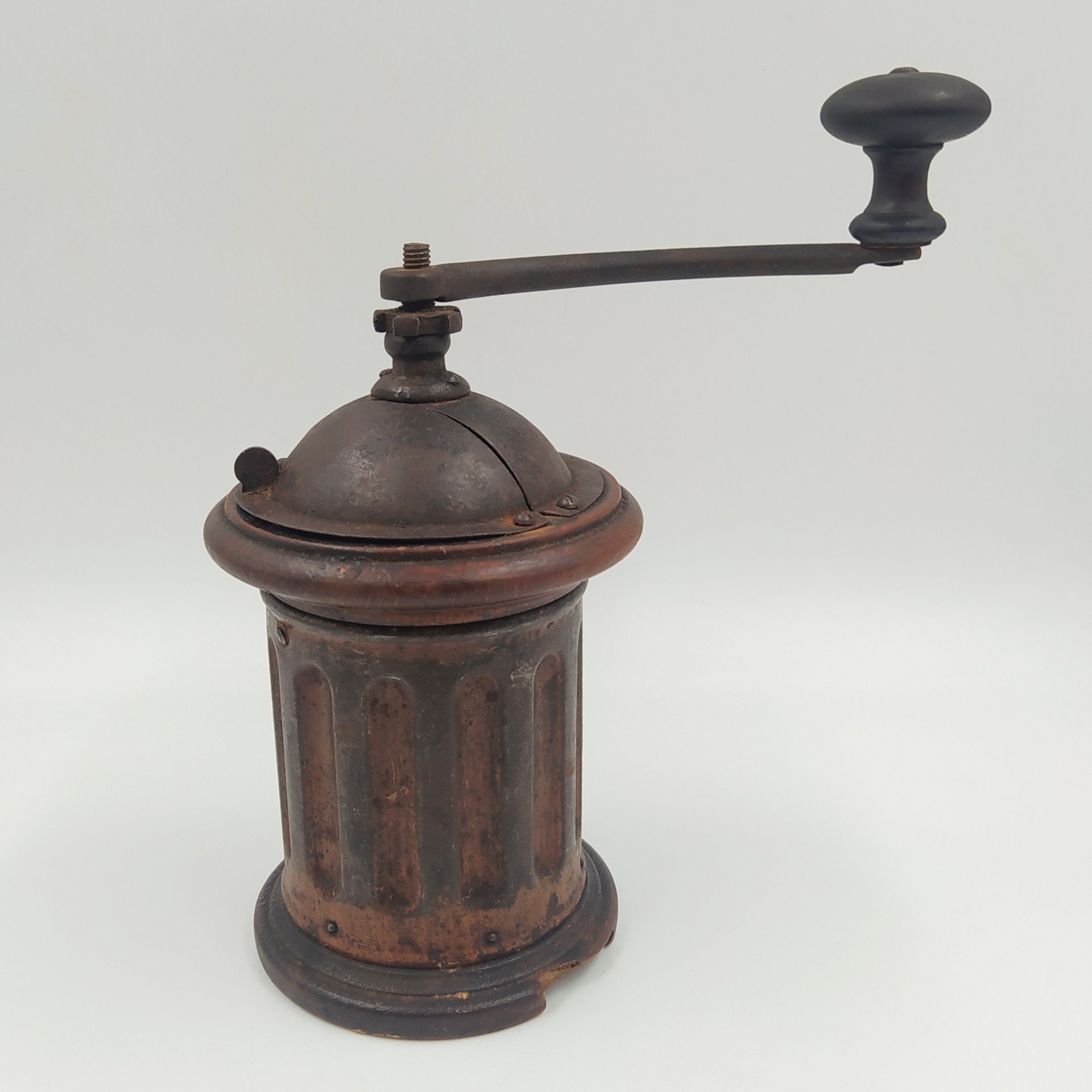 Кофемолка ручная, металл, дерево, Европа, 1900-1940 гг.