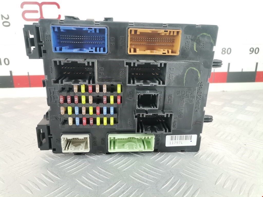 Блок предохранителей / 1403375 580E13F02 F1FZ14A068E для Ford Escape 3 (с пробегом)