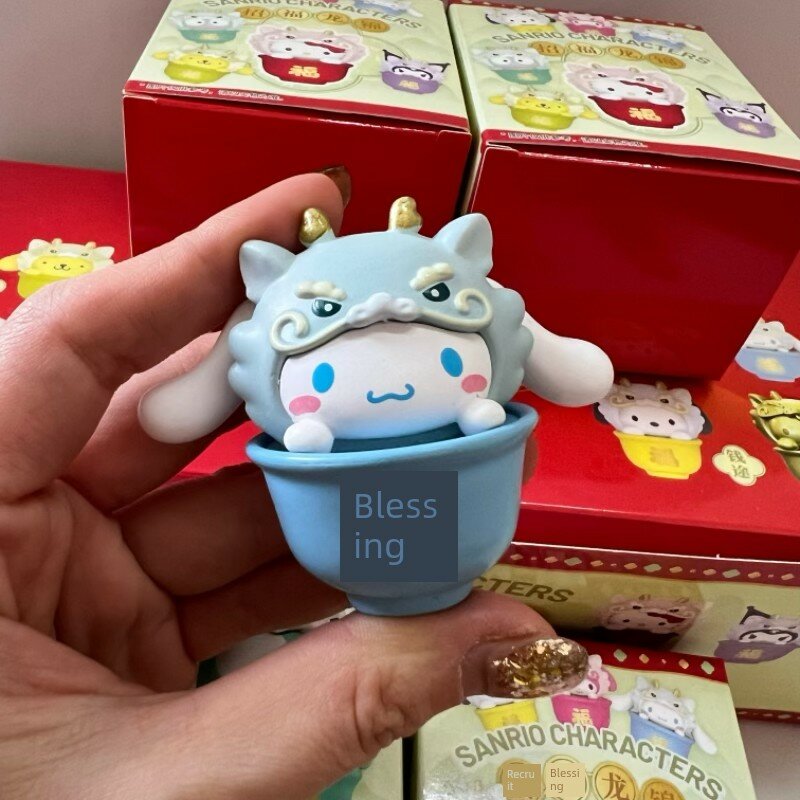 Теперь оптом Sanrio Lucky Dragon Brocade Series Blind Box Ugly Fish Melody Pacha Dog Фигурка куклы Hello Kitty Счастлив