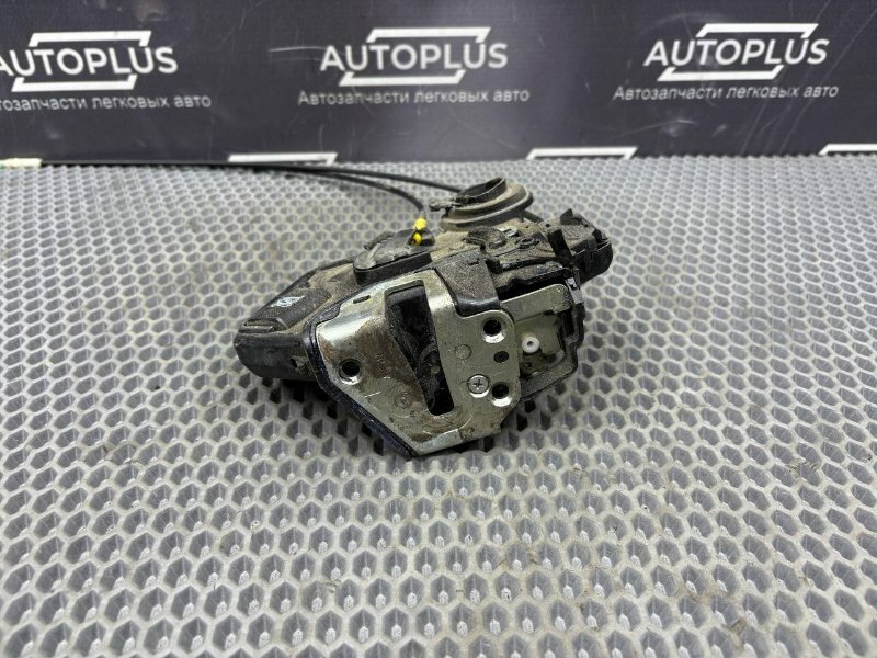 Замок боковой двери Левый Задний Toyota Corolla 120 Б/У с пробегом Арт. 6906013090