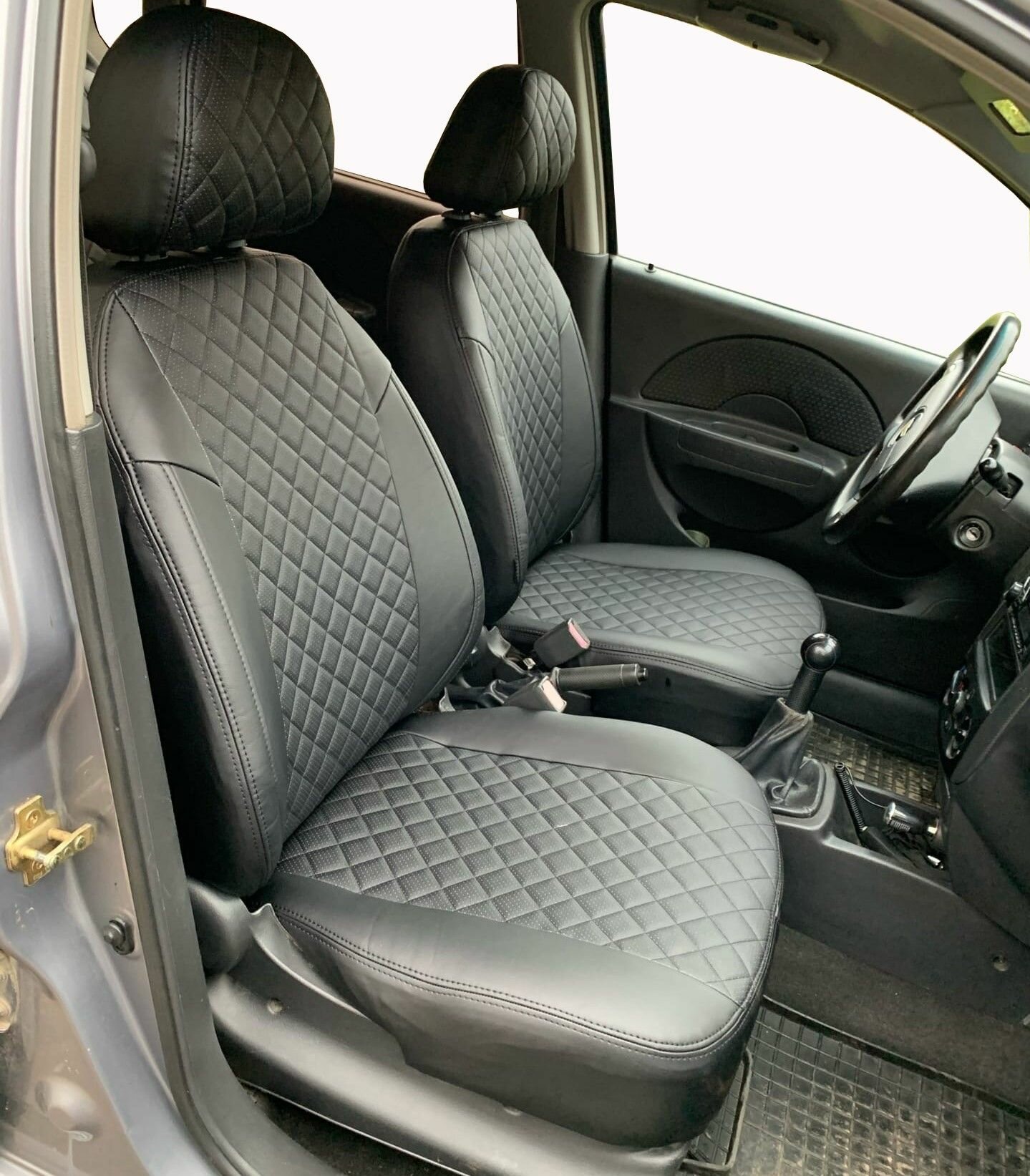 Авточехлы Chevrolet Aveo хетчбек с 09.2007 до 09.2012. Чехлы на сиденья Шевроле Авео хетчбэк 2008 2009 2010 2011 2012.