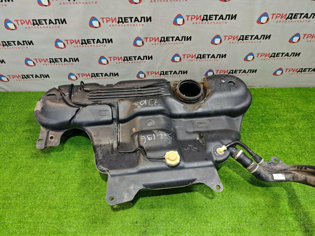 Бак топливный Renault Fluence 1.6 K4M 2013 (б/у)
