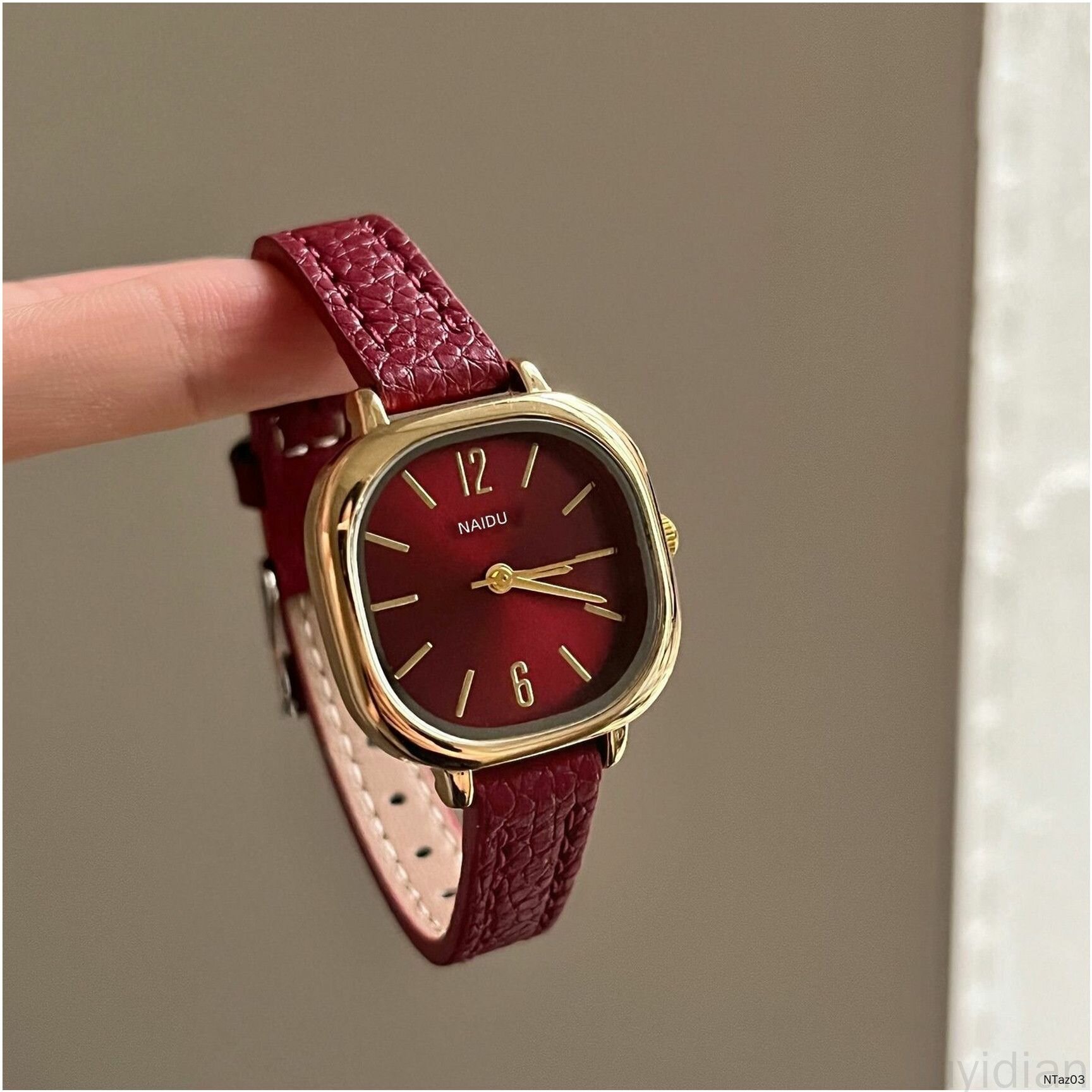 Часы наручные Кварцевые Vintage Square