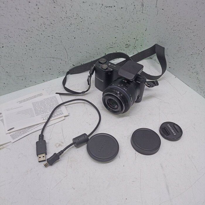Зеркальный фотоаппарат Samsung NX2000 6131-016771