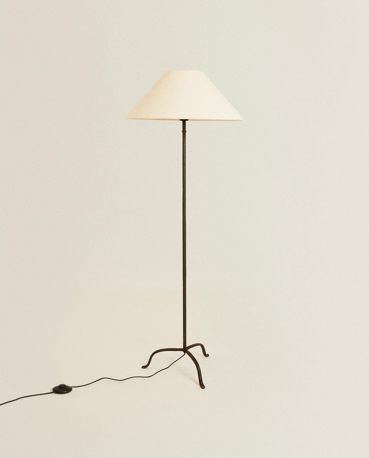 Напольный светильник ZARA HOME с основанием-штативом, черный, 155 x 60 x 60 см 2316/047/800-1