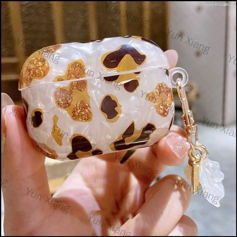 Силиконовый чехол для AirPods с узором ракушки полупрозрачный