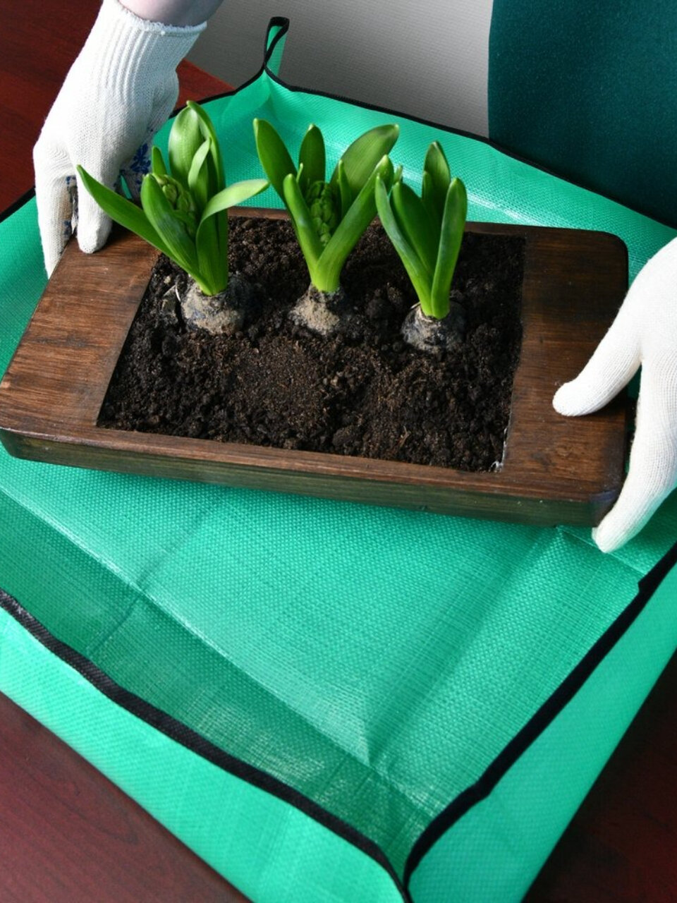 Коврик для пересадки растений Мультидом 66х66 см, зеленый садовый мат для рассады и комнатных цветов, 1 шт.