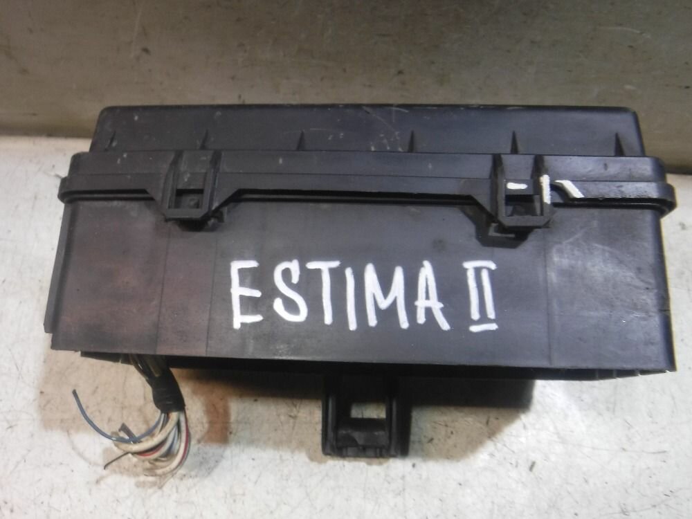 Блок предохранителей Toyota Estima II