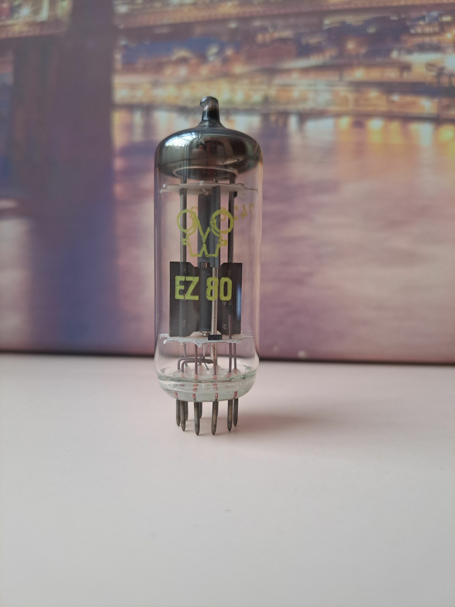 Радиолампа EZ80