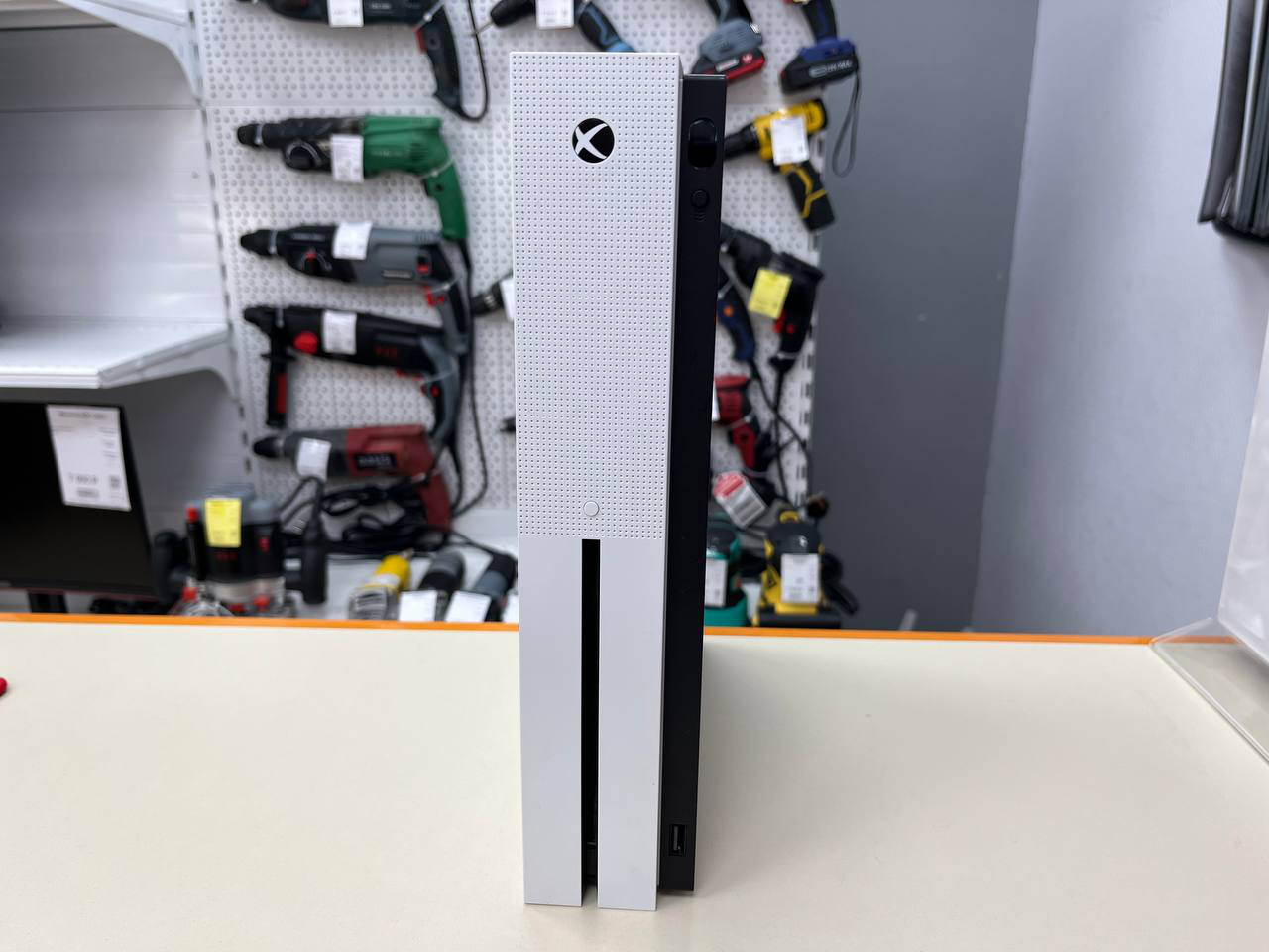 Игровая приставка Microsoft Xbox One S, Blu-ray, 500GB, белый,без геймпада