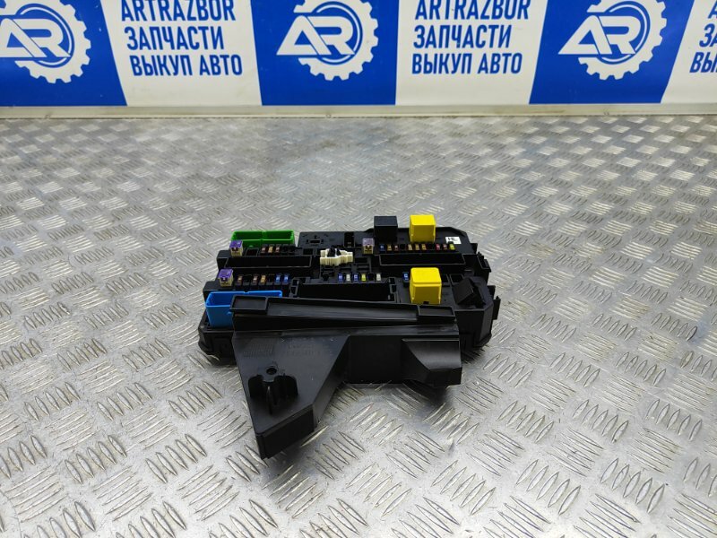 Б/У Блок предохранителей Opel Astra H / Опель Астра H 1.6 Z16XEP 104 Л.С. универсал 2005