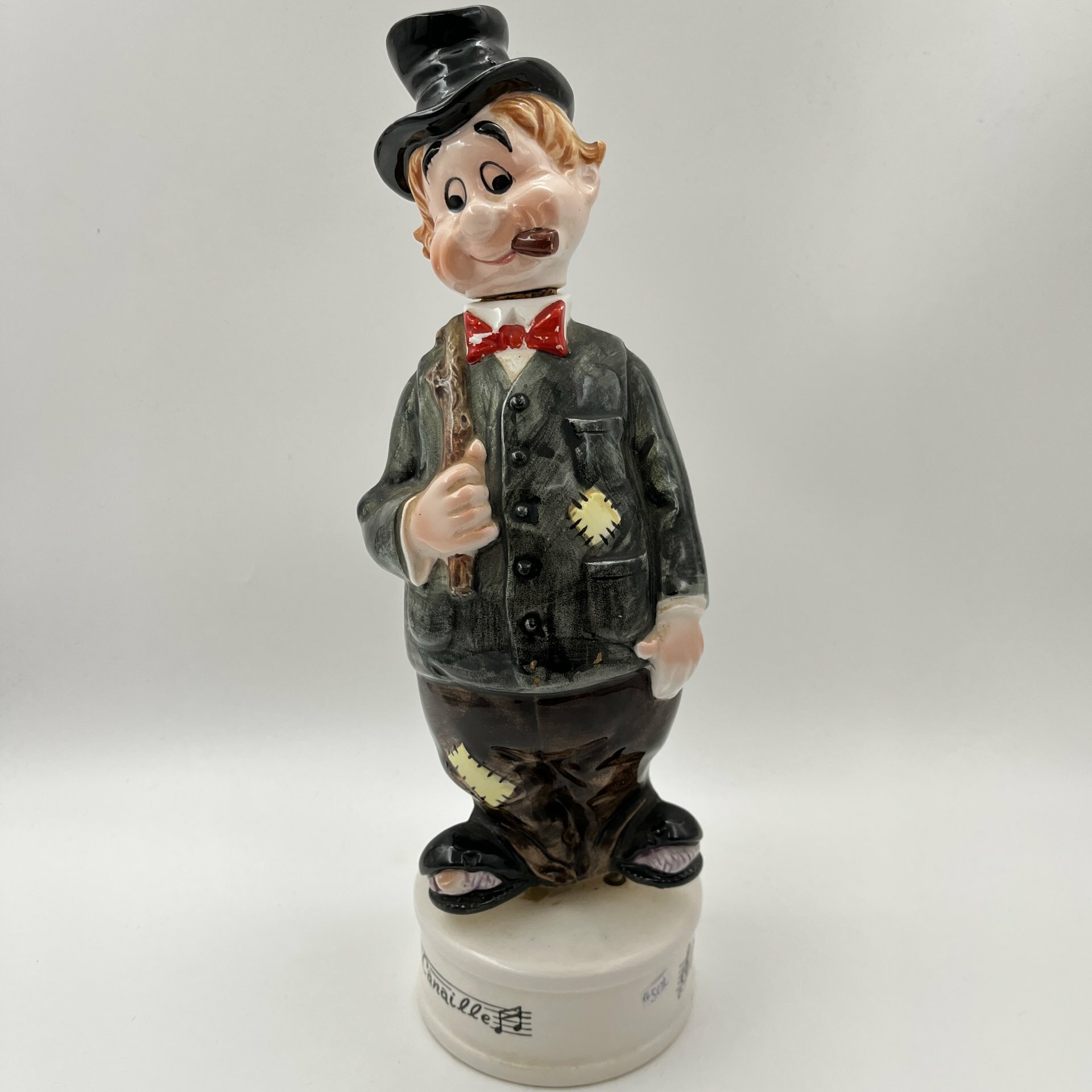 Штоф "Путешественник", фаянс, роспись, Азия, 2000-2010 гг.