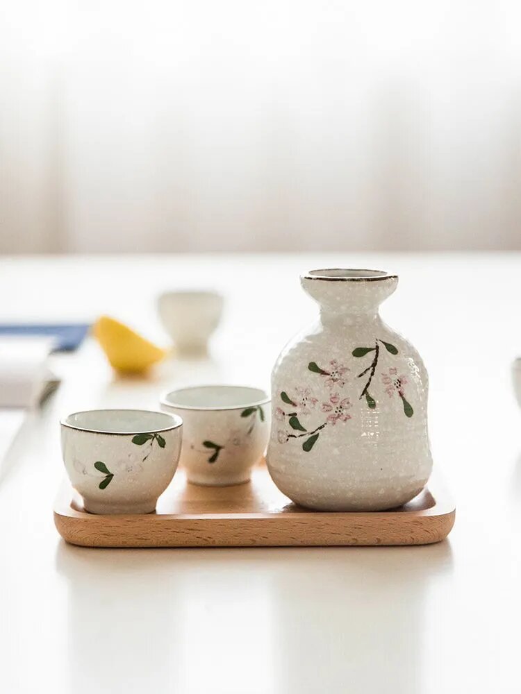 Стопка для саке и коньяка, керамика, 250 мл, светло-бежевый цвет, японский дизайн сакуры, подарочная упаковка