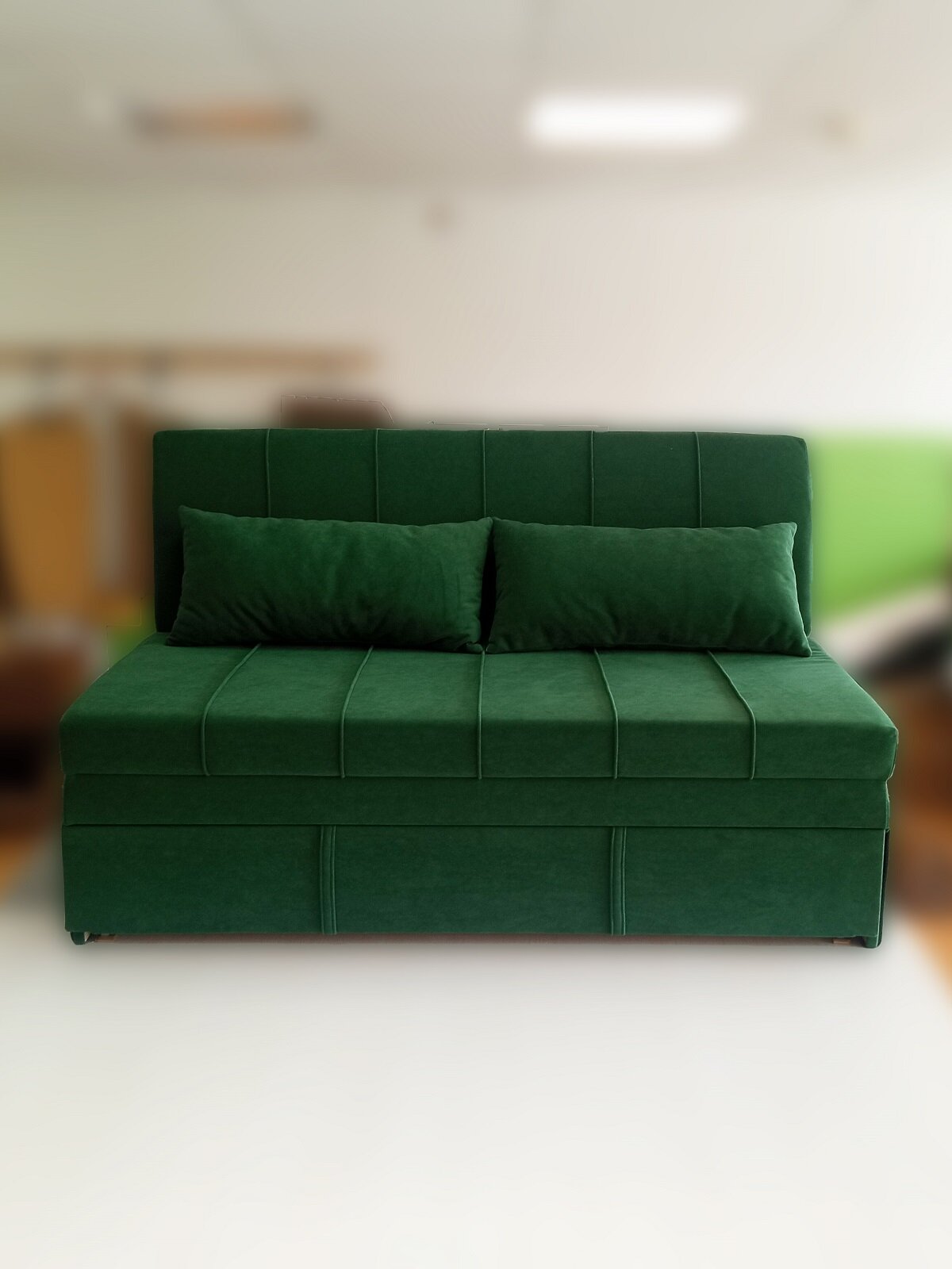 Диван-кровать раскладной с подушками StylChairs Сёма 120, без подлокотников, велюр зелёный