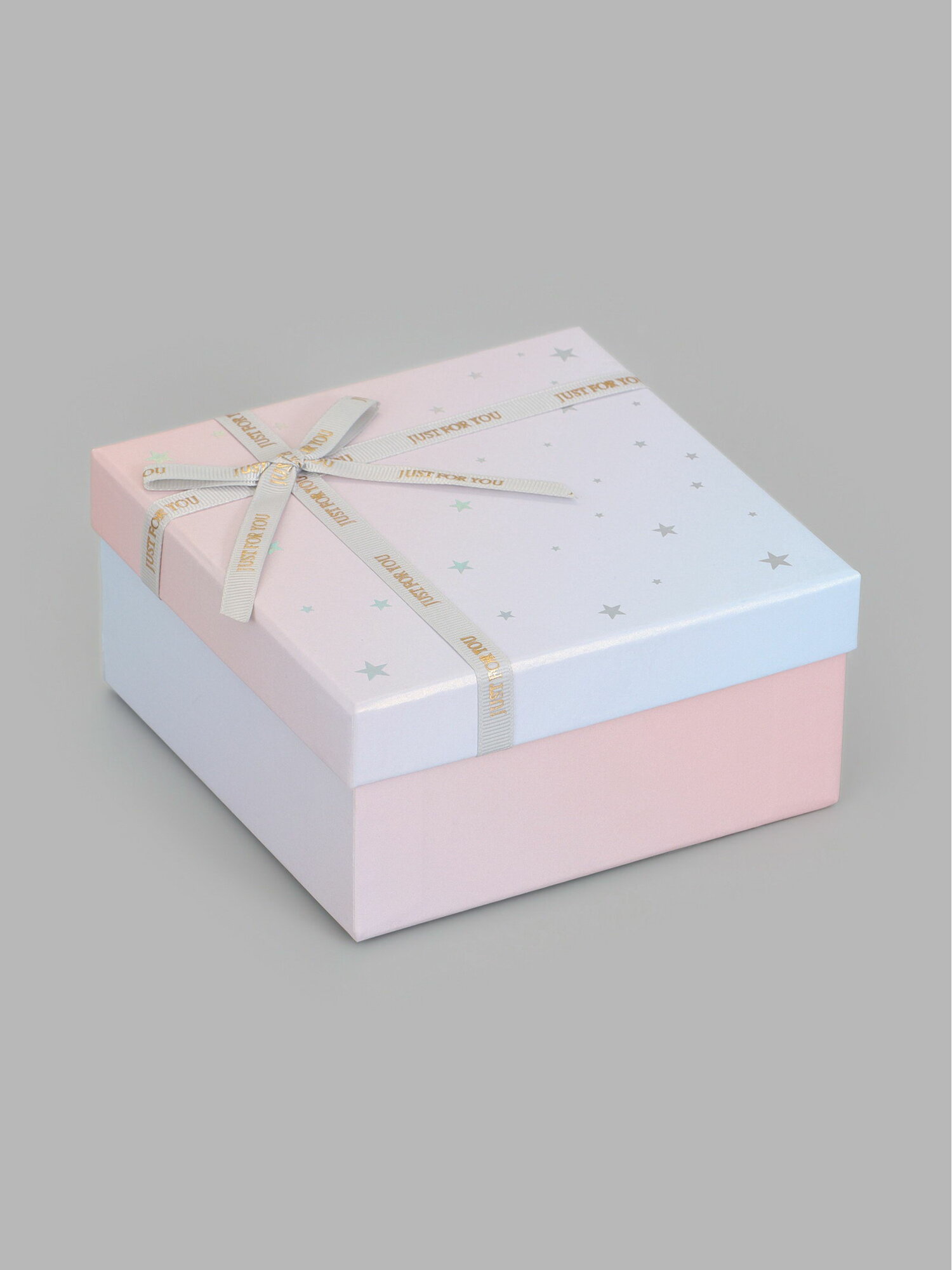 Коробка подарочная с наполнением "Градиент", 15x15x7 см, гирлянда, бумажный наполнитель