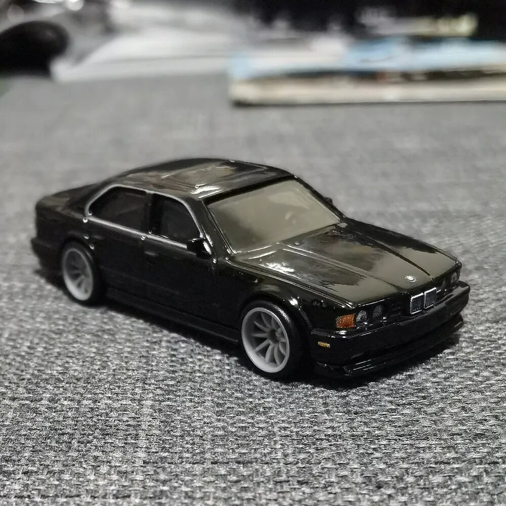 Коллекционная модель BMW E34 в масштабе 1:43, черного цвета - Аксессуар для машинок