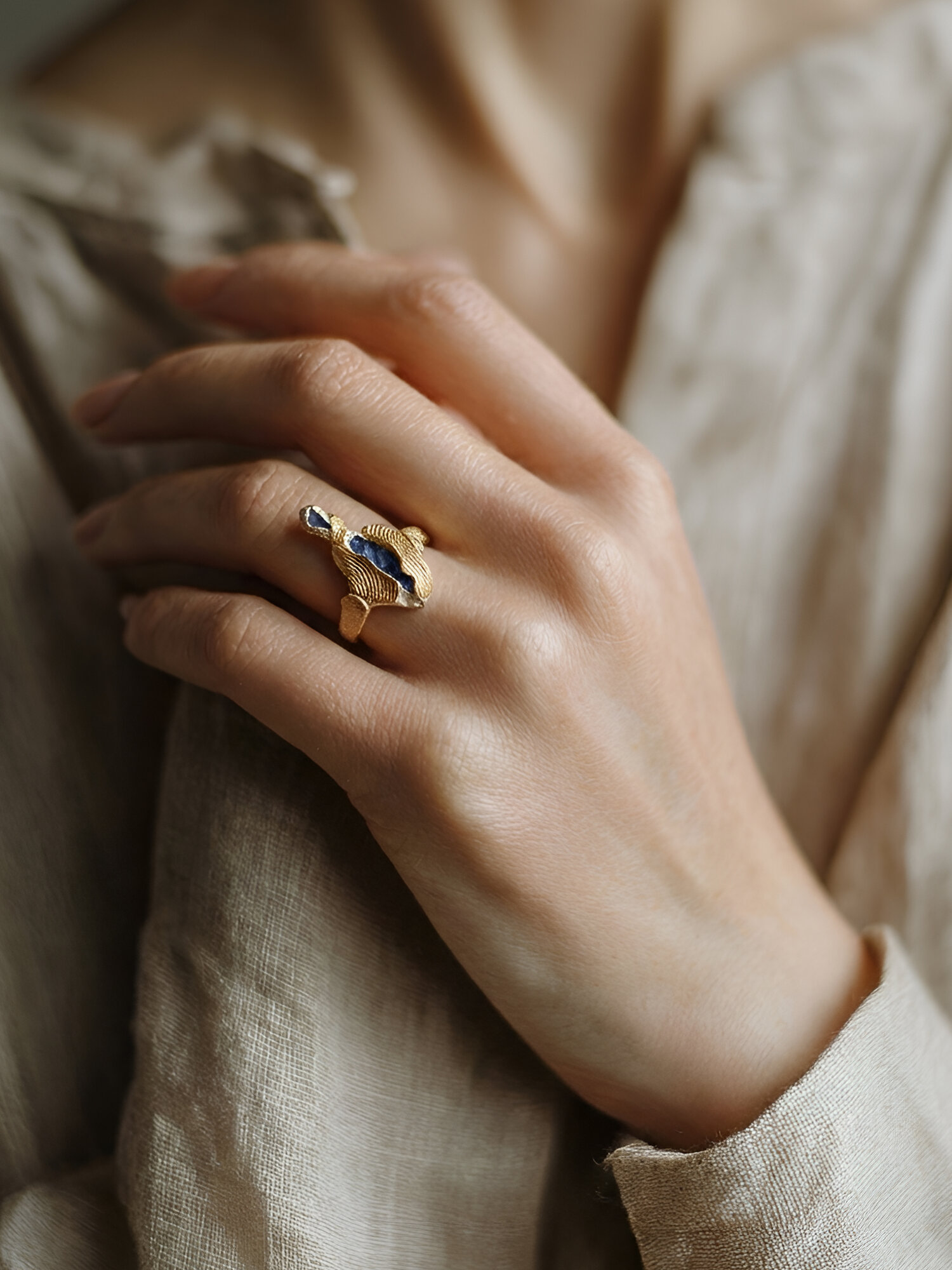 Перстень, серебро, 925 проба, золочение, серебрение, корунд, кианит