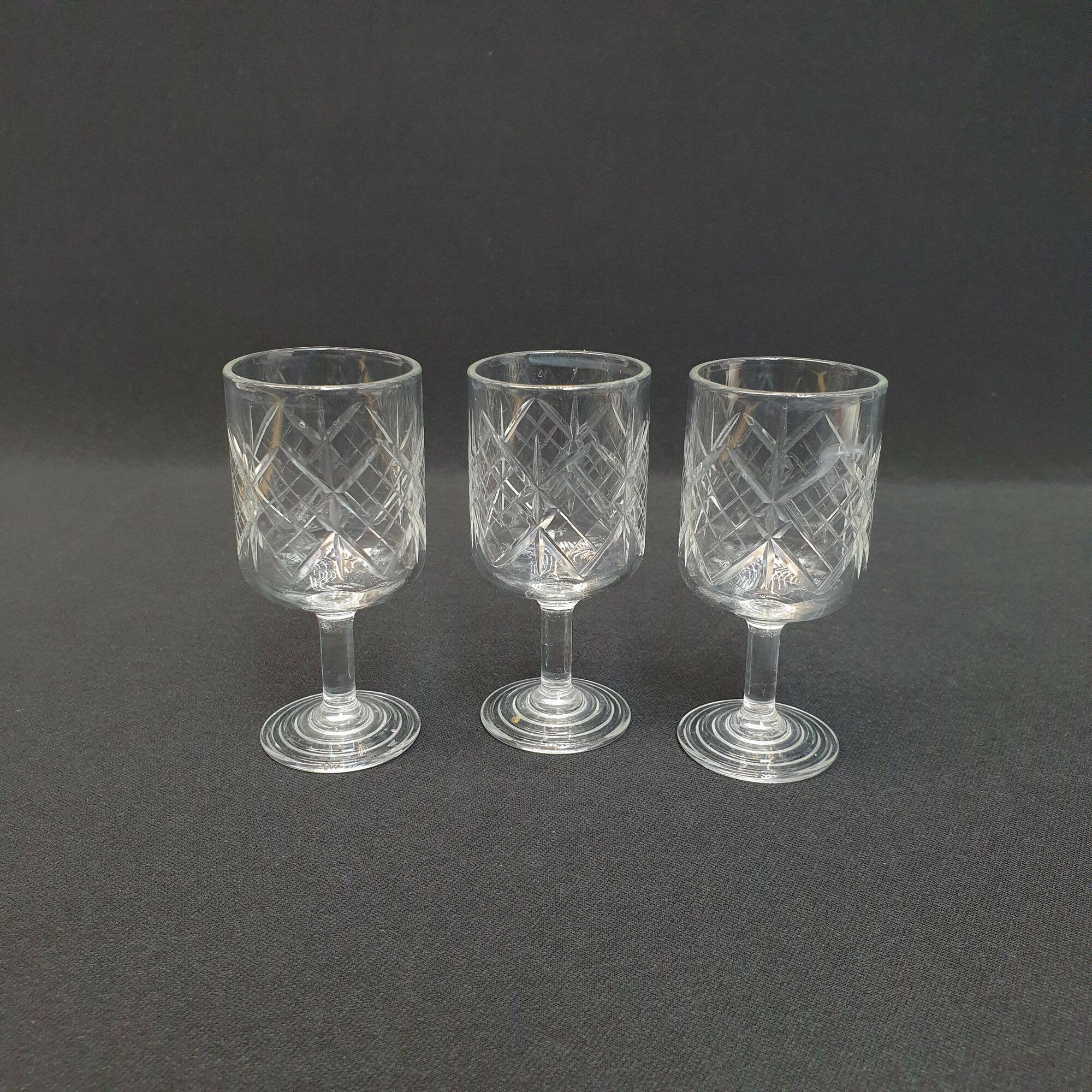Винтажный набор из 3 рюмок НПО Светлана, хрусталь 40 мл, высота 8 см, СССР
