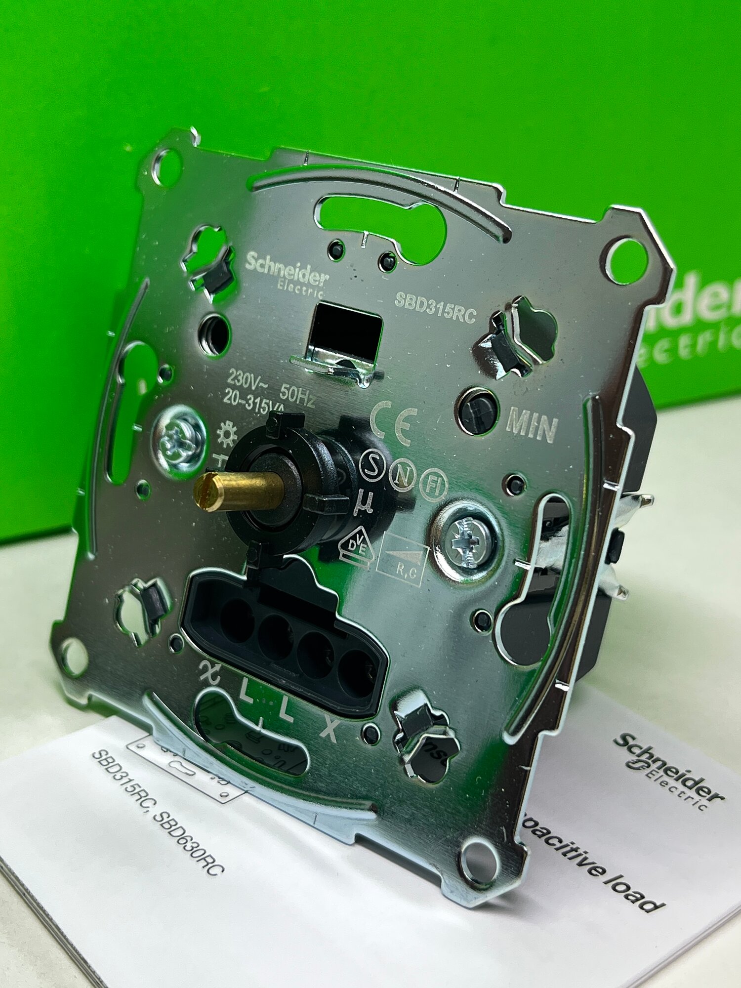 Механизм светорегулятора (диммера) Schneider Electric Merten поворотно-нажимного, емкостная нагр, 20-315 Вт MTN5136-0000