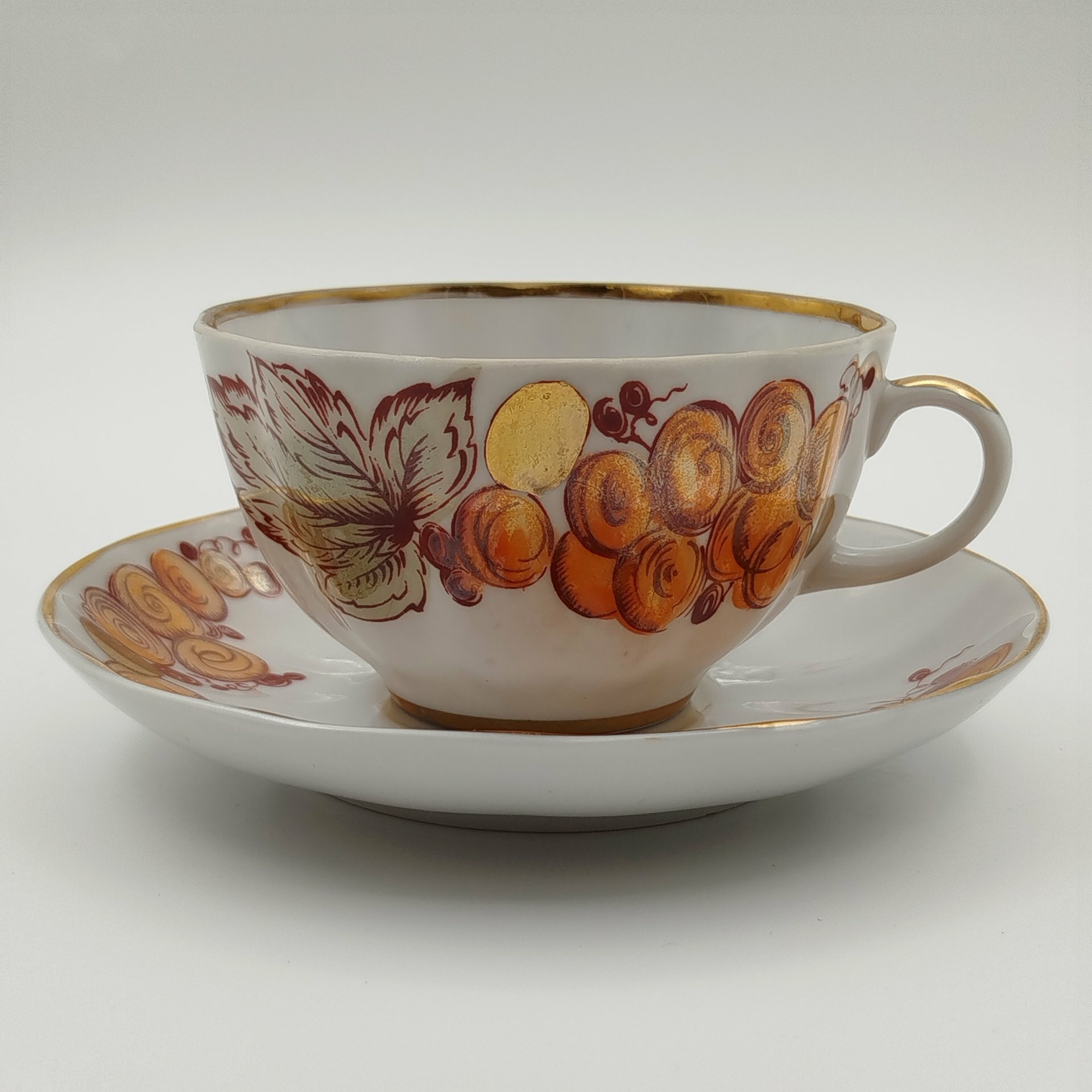 Чайная пара из сервиза "Золотой виноград", форма "Тюльпан", фарфор, деколь