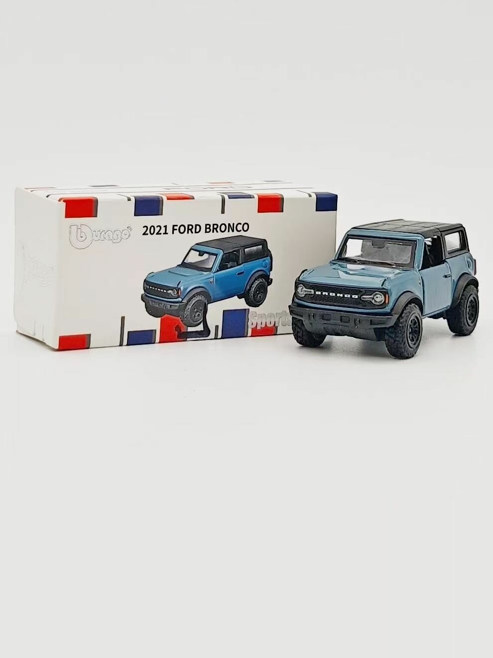Легкосплавная модель автомобиля/1:64/2021 Ford Bronco