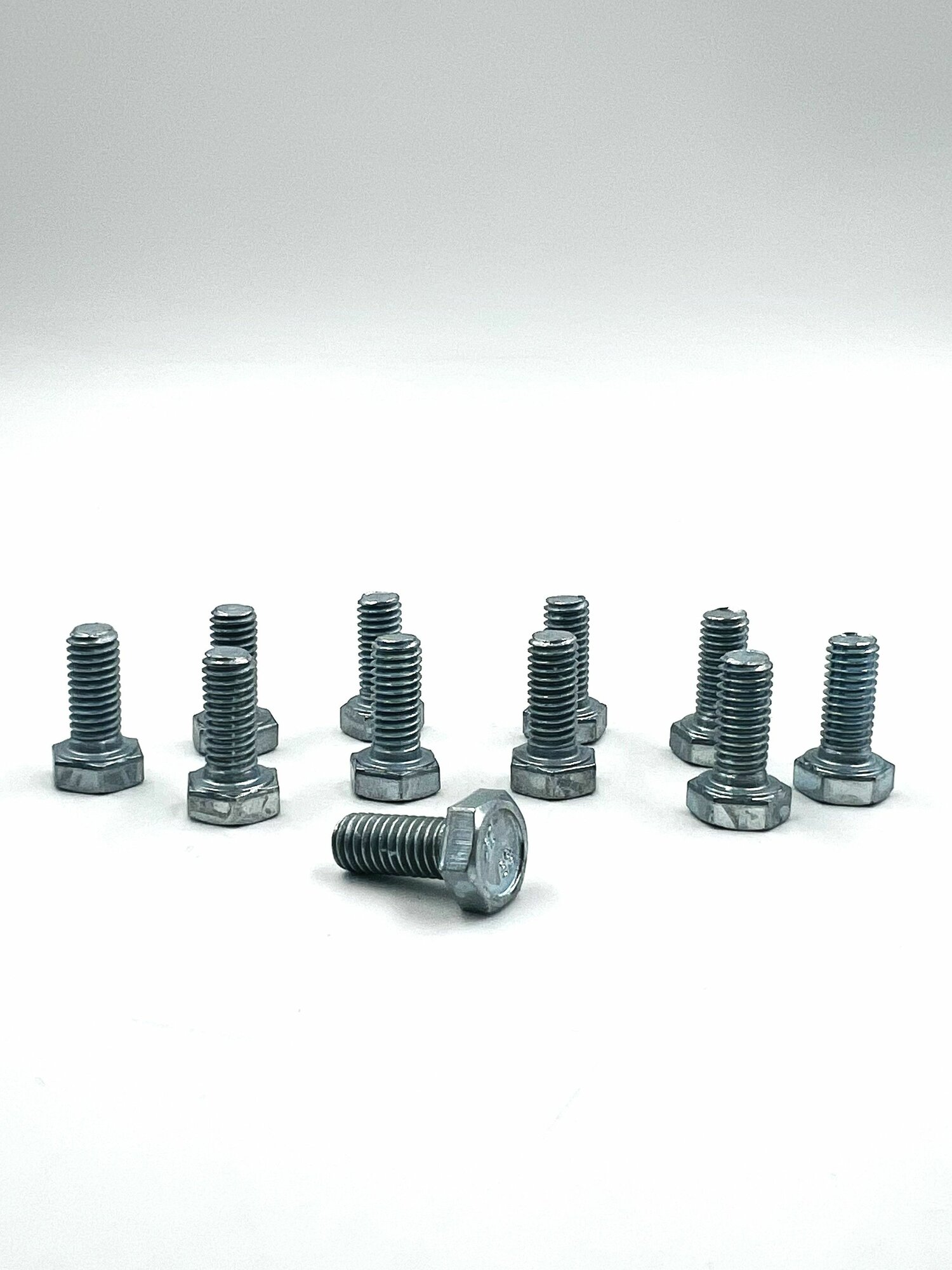 Болт автомобильный М6*1*14 подходит для ВАЗ 2101-21074 комплект 10 шт