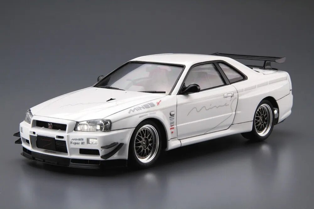 Сборная модель Aoshima Skyline GT-R Mine's V-spec N1 1/24 Легковой автомобиль Белый/Темно-серый — фото 1