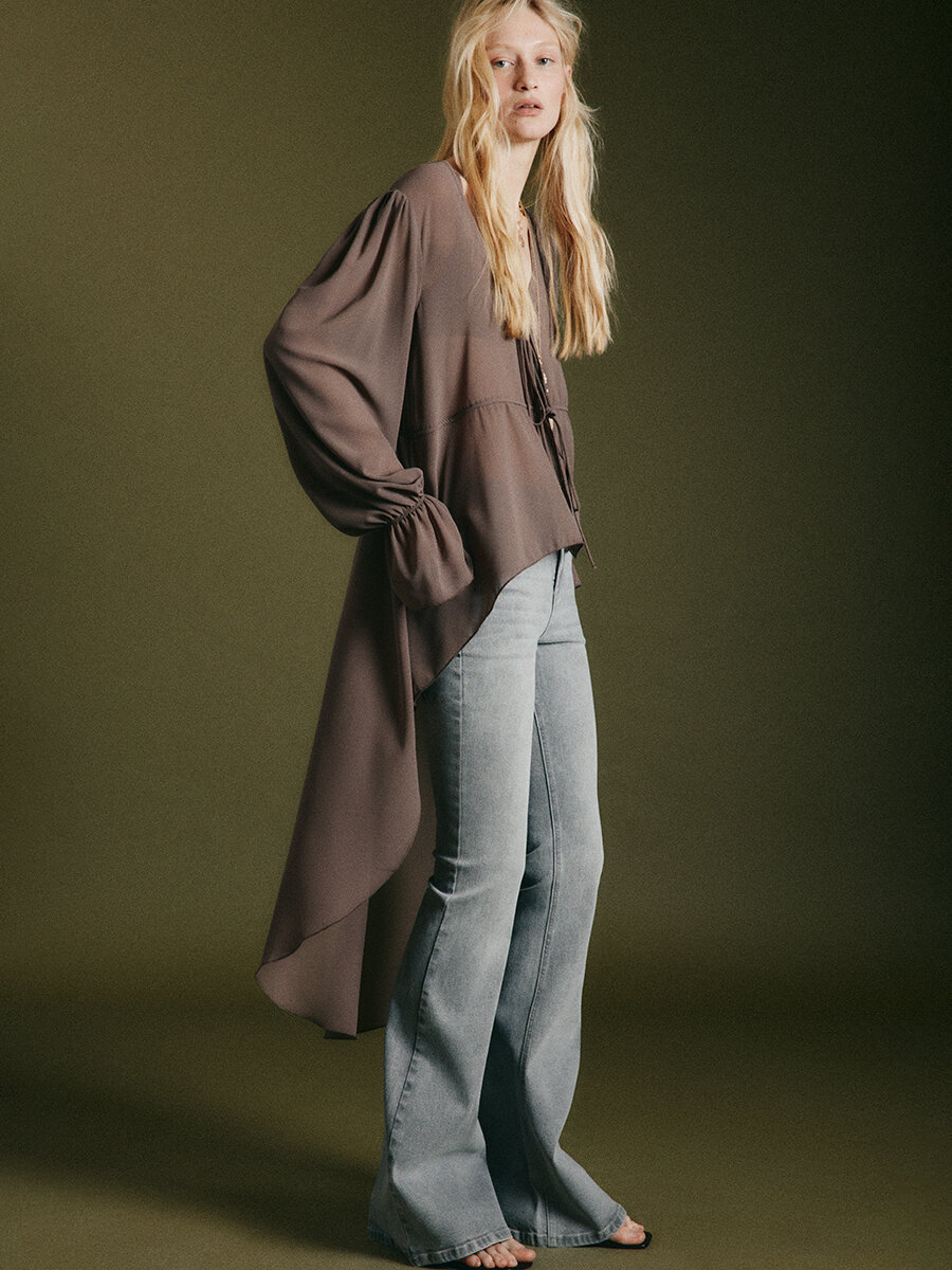 Блуза шифоновая на завязках со шлейфом